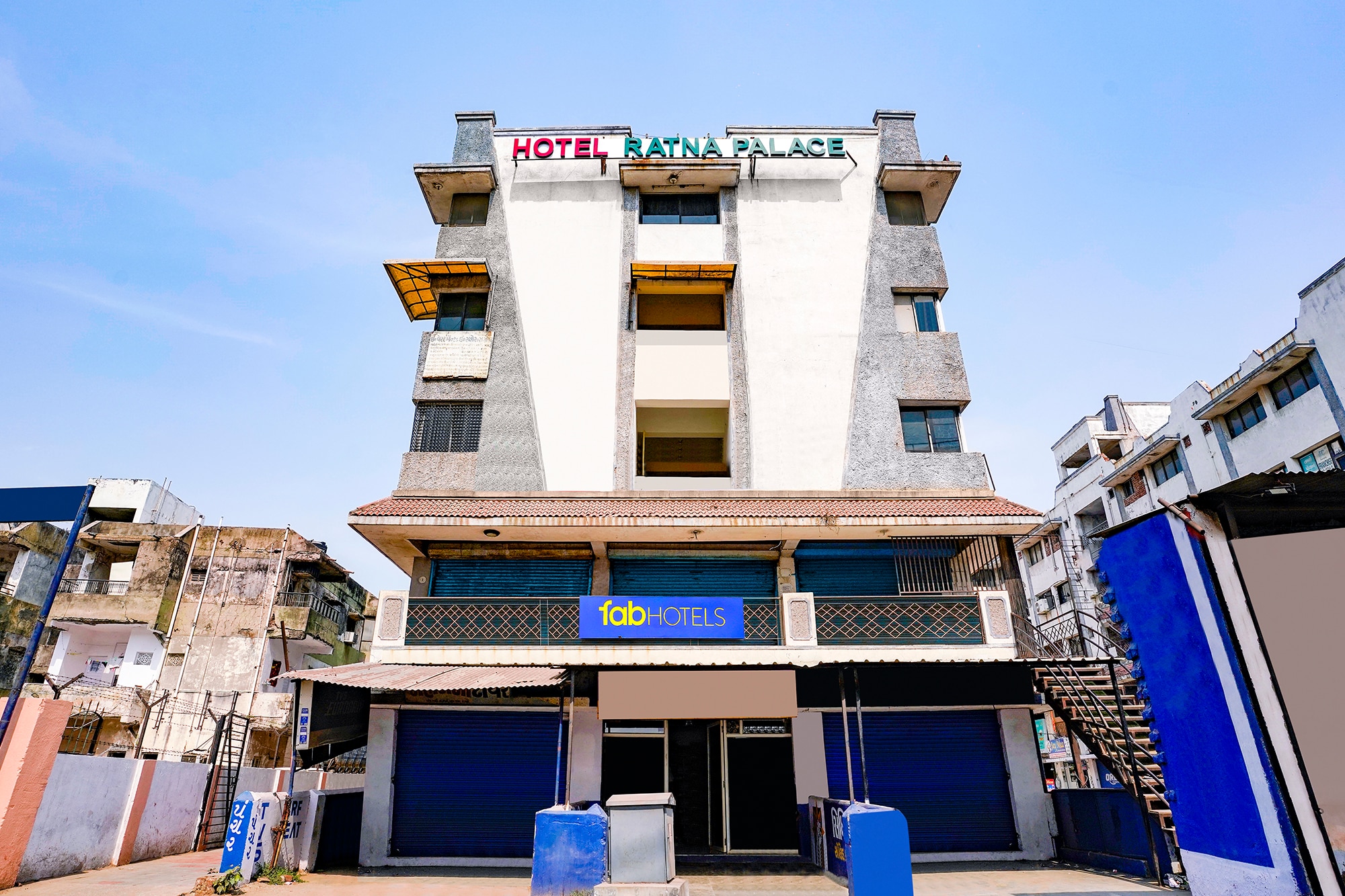 FabHotel Ratna Palace - Inside Baronet Complex 𝗕𝗢𝗢𝗞 Ahmedabad Hotel