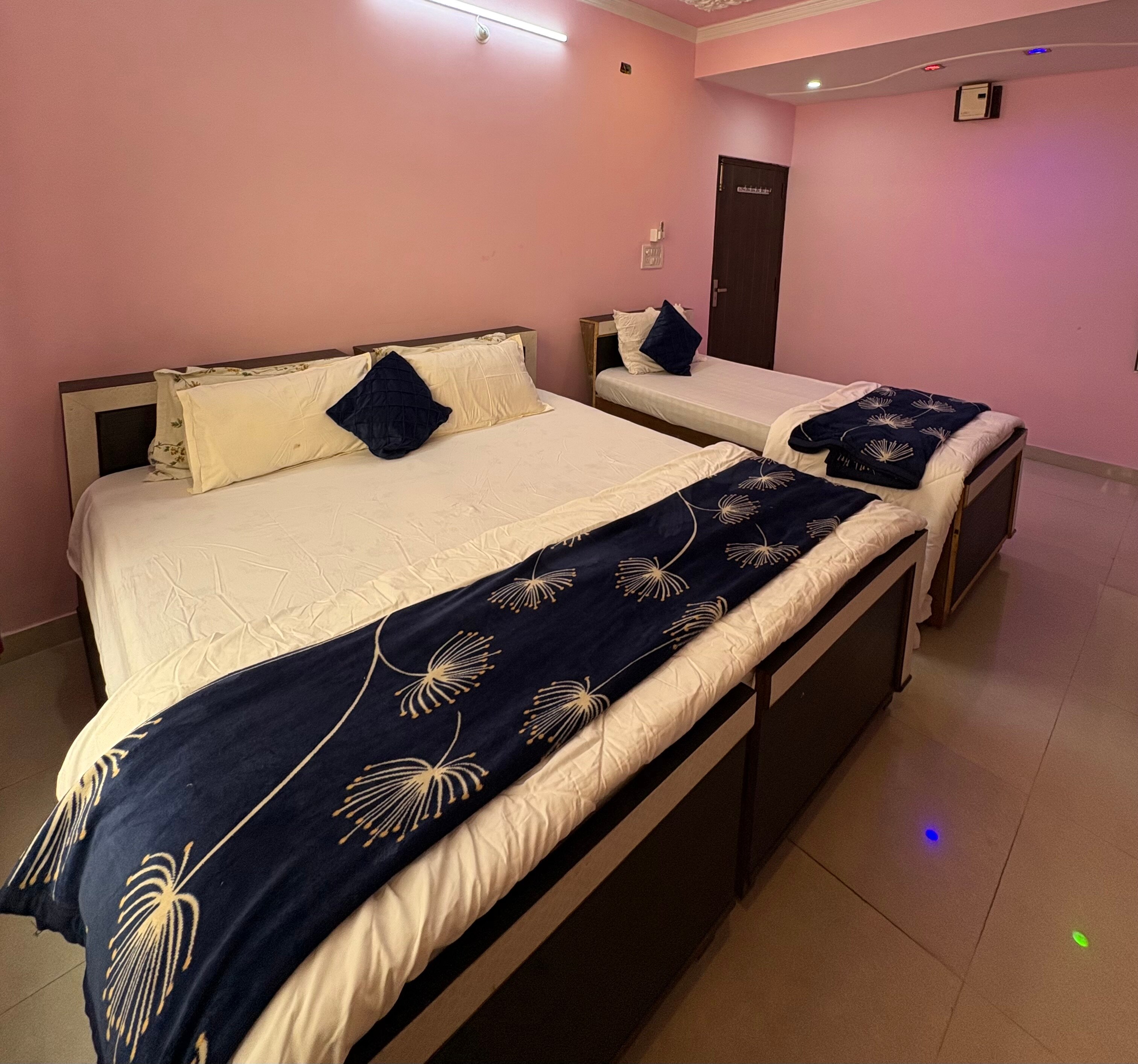 Pine View Guest House 𝗕𝗢𝗢𝗞 Nahan Homestay