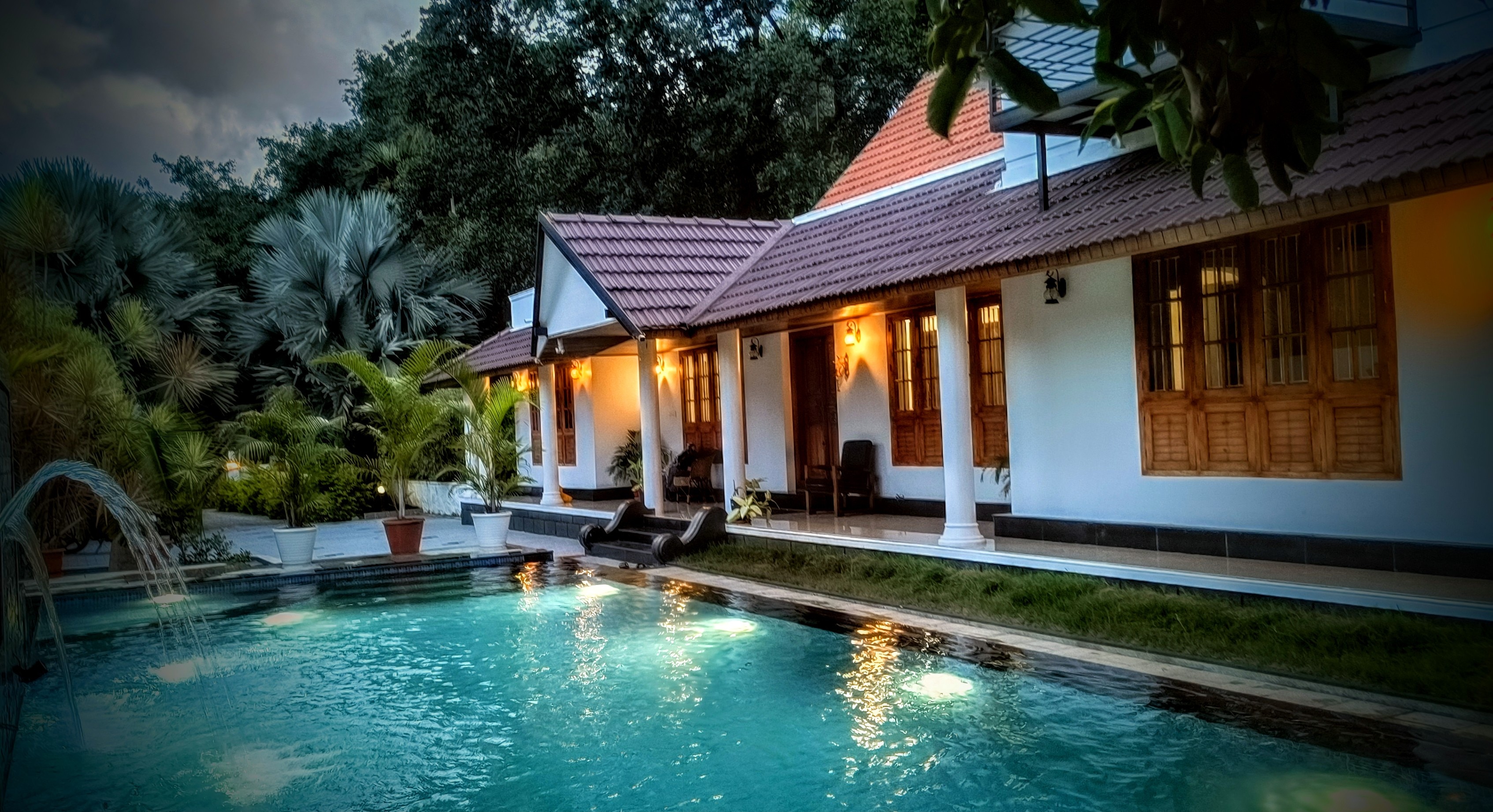 Salisbury Manor Heritage Pool Rooms 𝗕𝗢𝗢𝗞 Marayoor Homestay