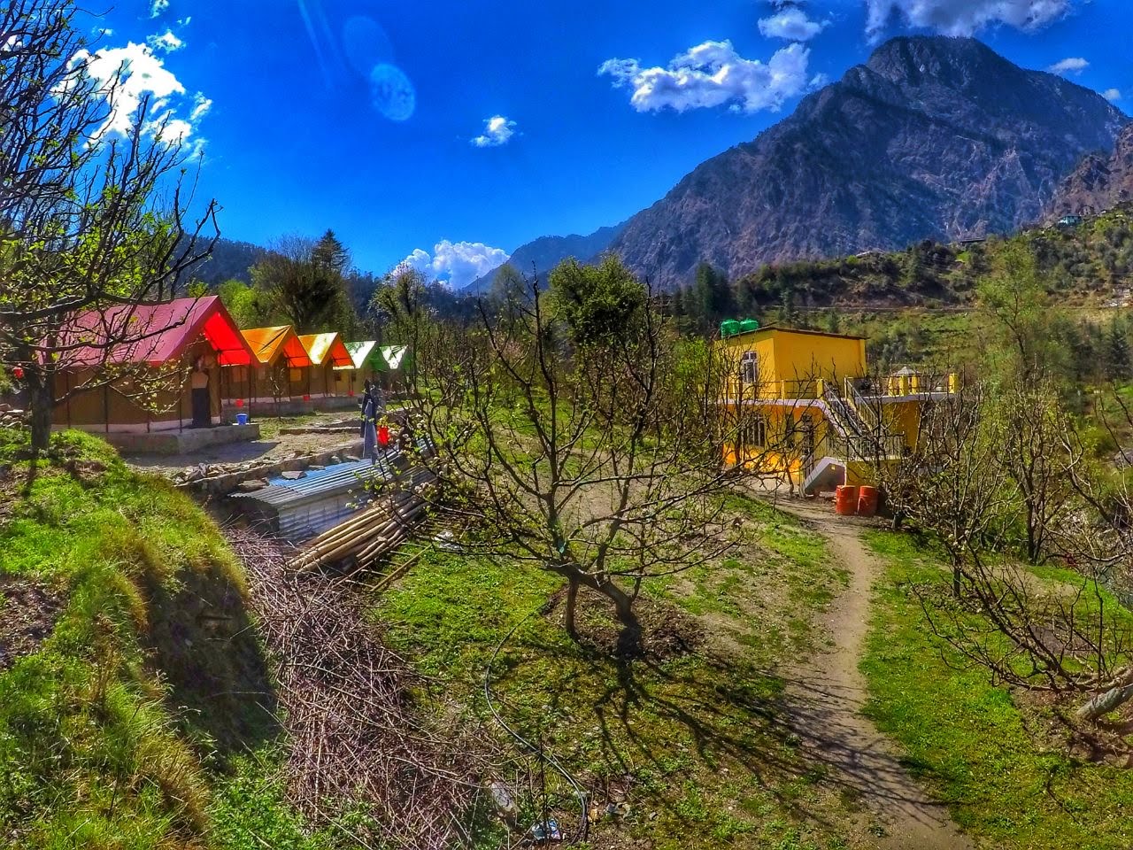 Amenities of Yolo Camping Kasol