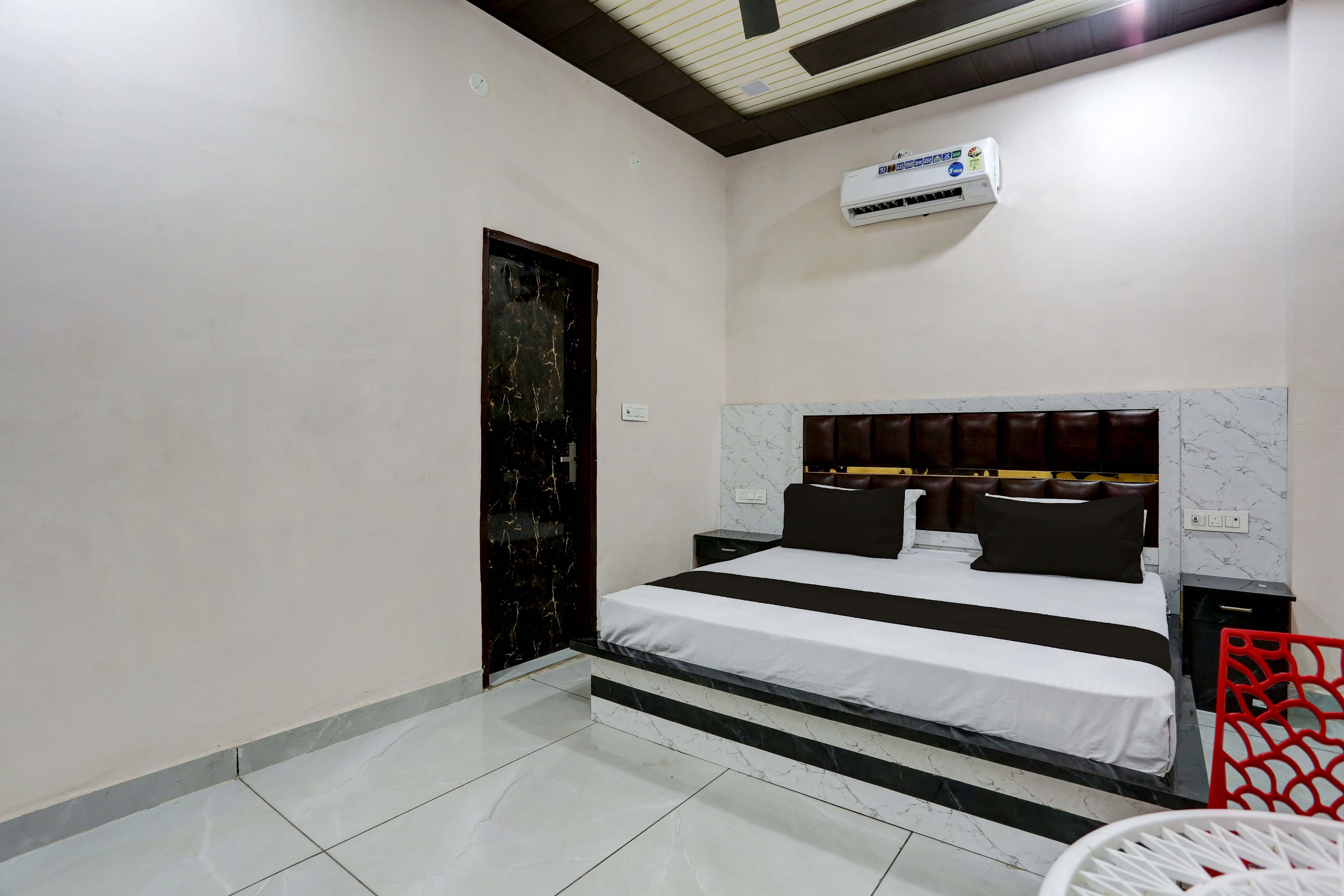 Hotel O A&S 𝗕𝗢𝗢𝗞 Rohtak Hotel