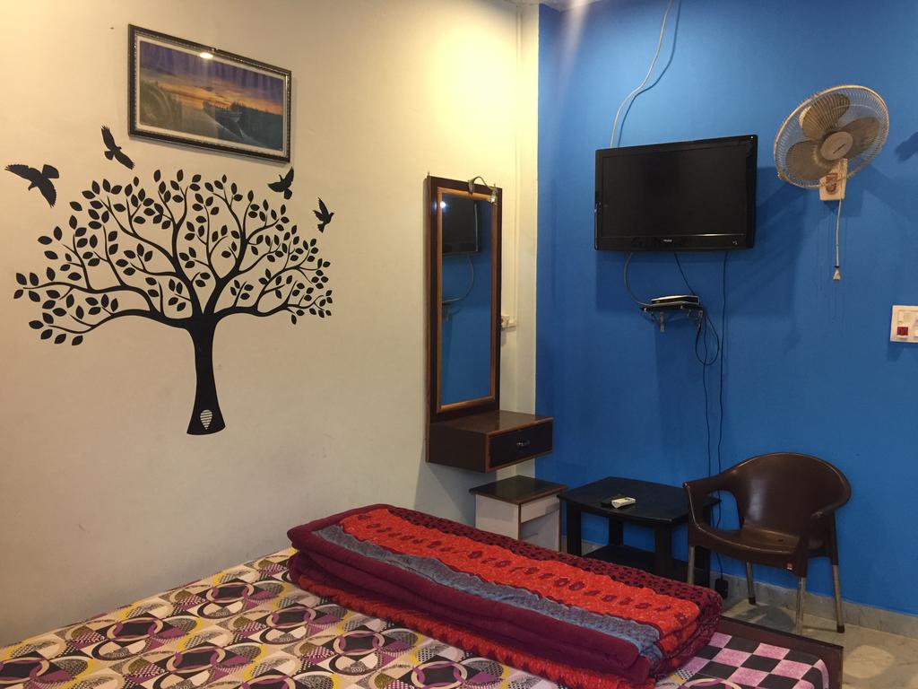 BlueStays Hostel 𝗕𝗢𝗢𝗞 Rishikesh Guest House