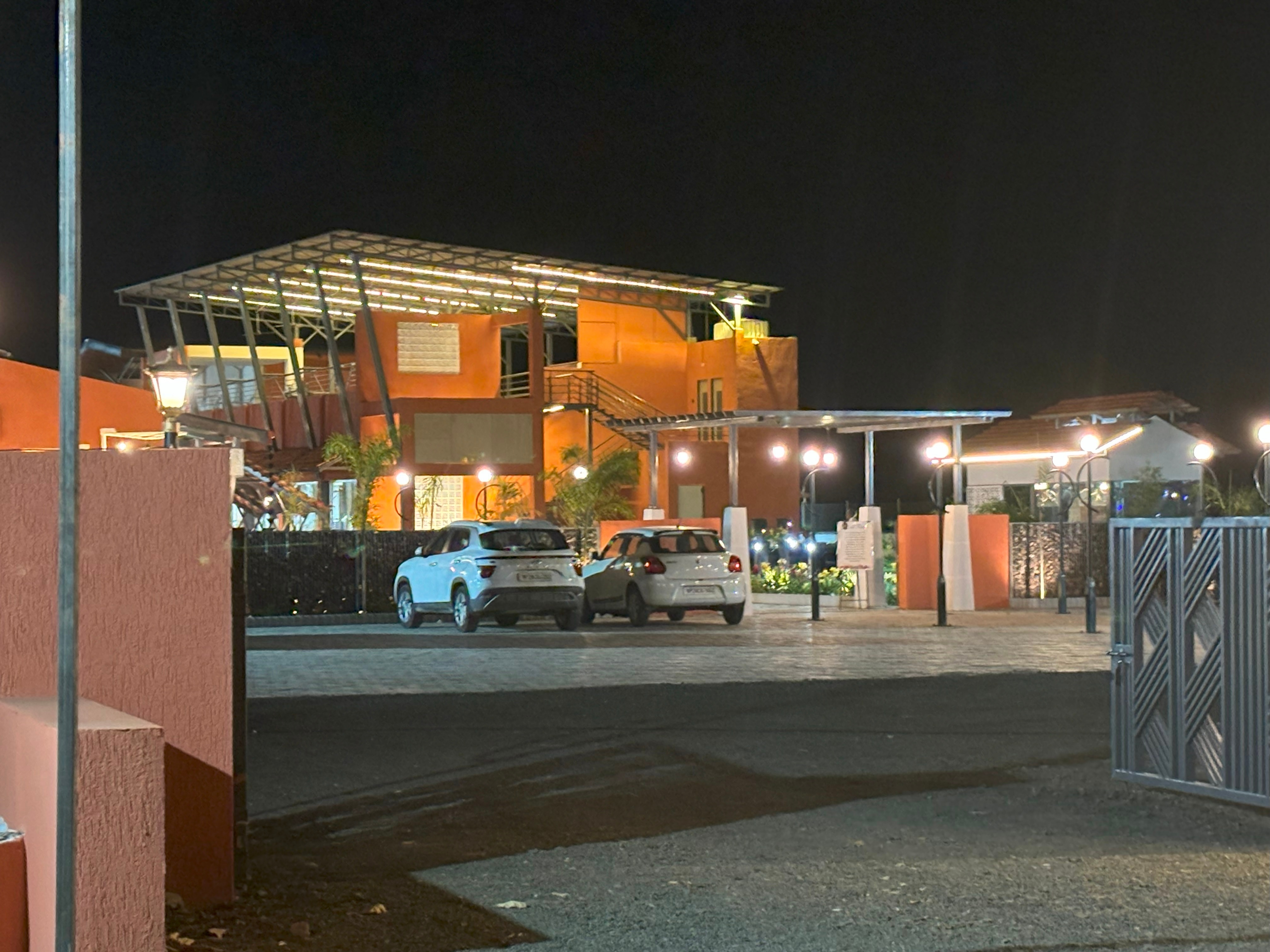 Destination Restaurant & Resort 𝗕𝗢𝗢𝗞 Chhindwara Resort
