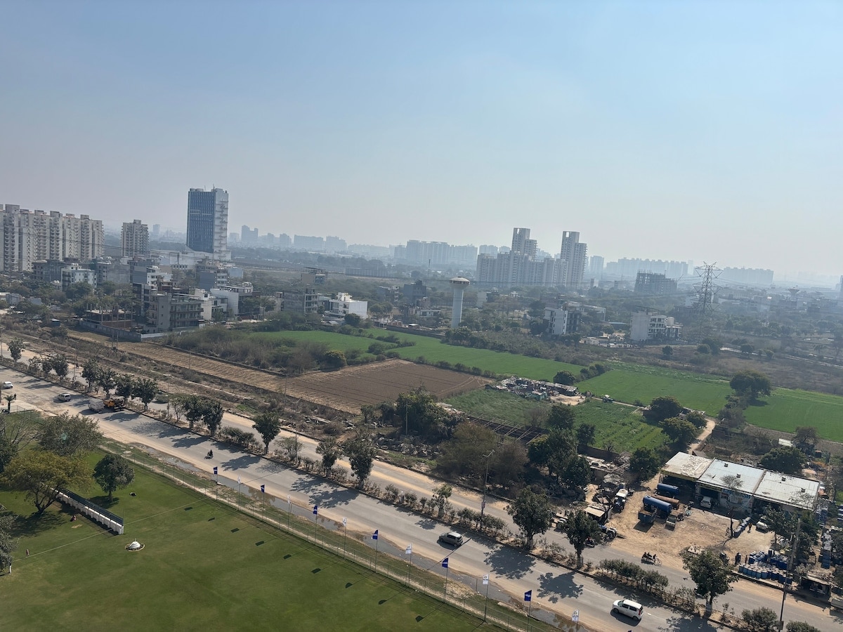 Mercury Heights Sunrise Sunset View 𝗕𝗢𝗢𝗞 Gurgaon Apartment