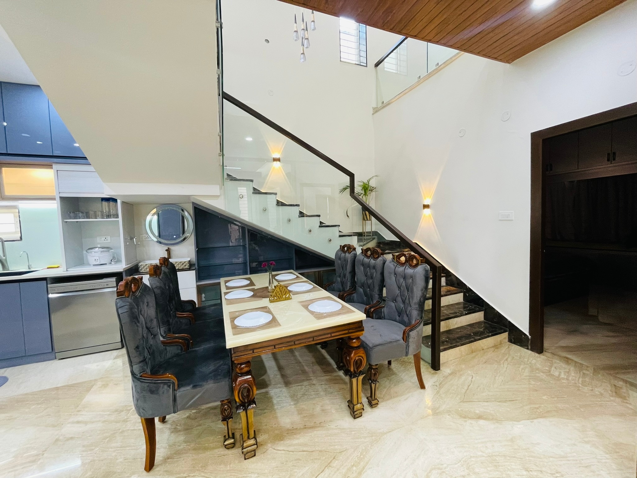 HRHK Executive Stays 𝗕𝗢𝗢𝗞 Hyderabad Homestay