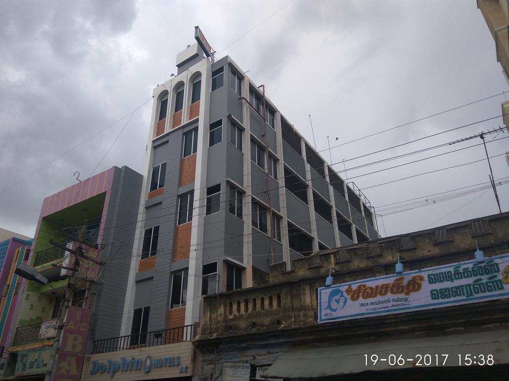 Dolphin Hotel 𝗕𝗢𝗢𝗞 Dindigul Hotel