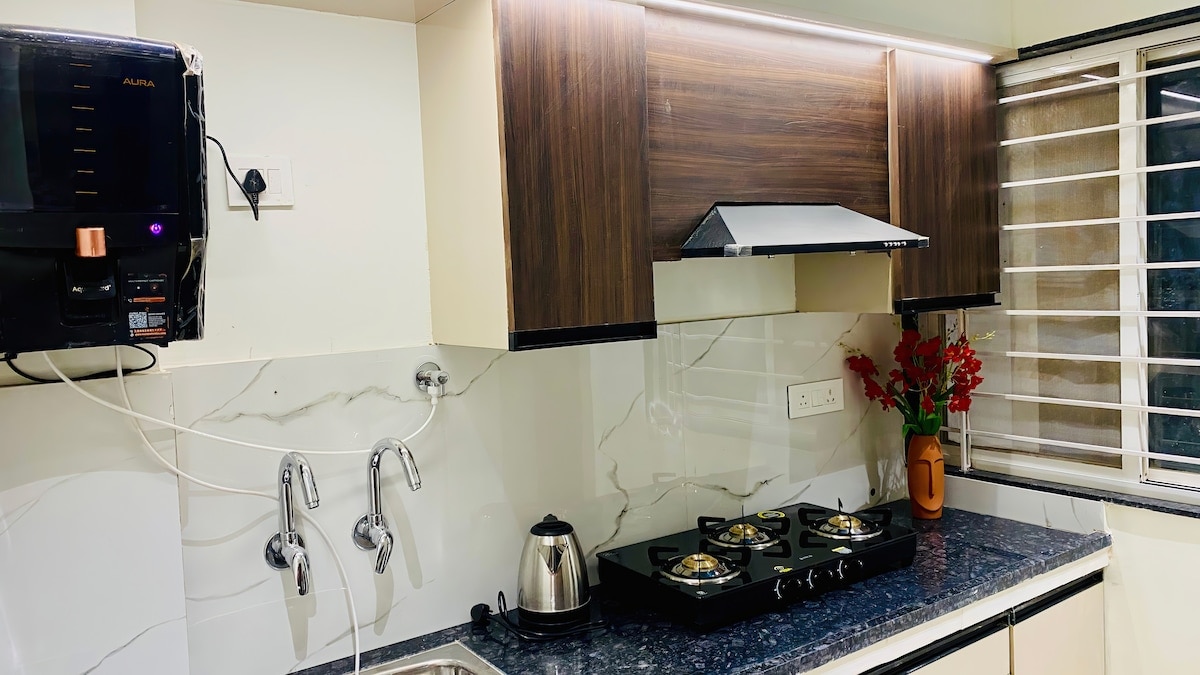 Amenities of Staymoodyy Egypt Themed Studio with shared kitchen
