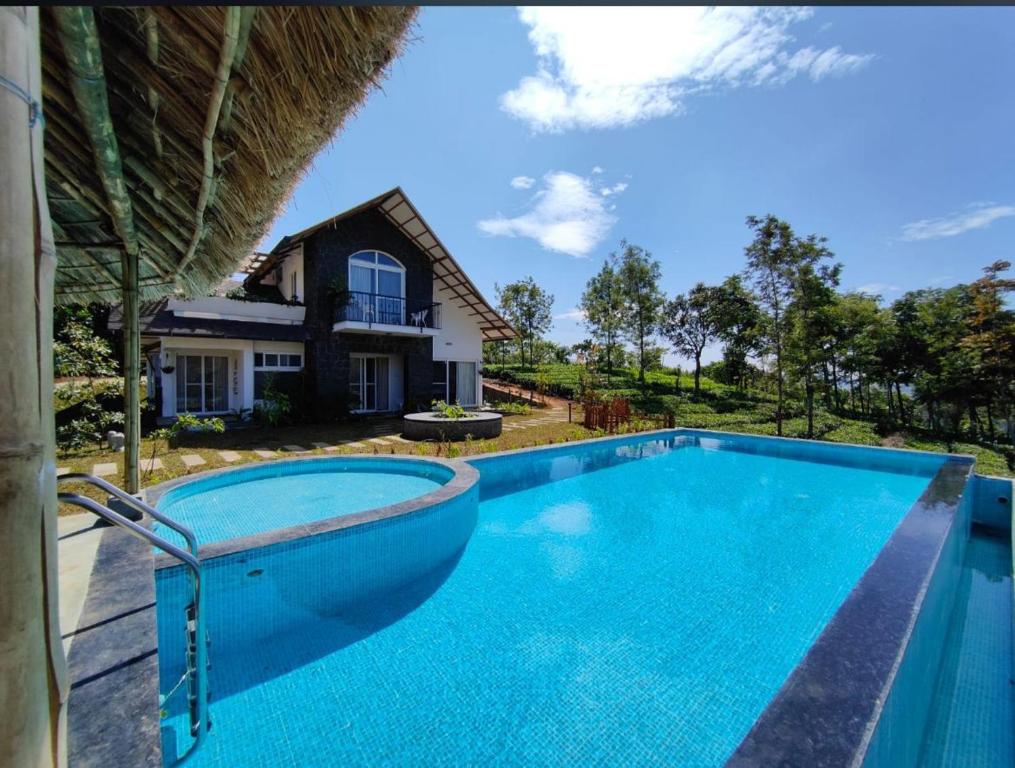 The Heyday 3 BHK Private Pool Villa 𝗕𝗢𝗢𝗞 Vagamon Villa
