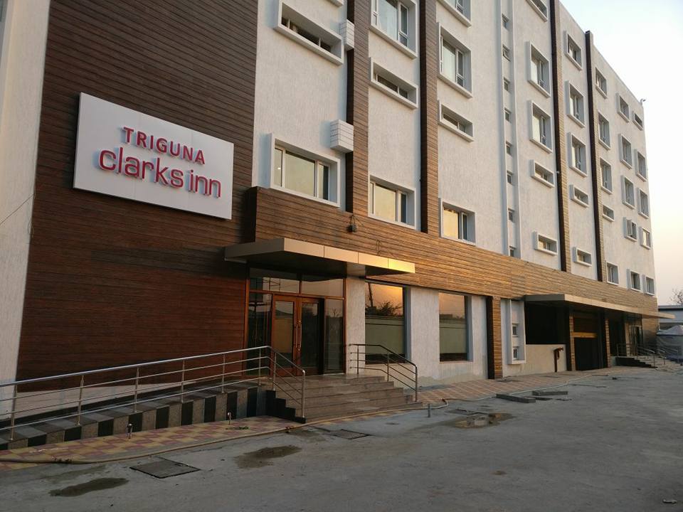 Triguna Clarks Inn Kurnool 𝗕𝗢𝗢𝗞 Kurnool Hotel
