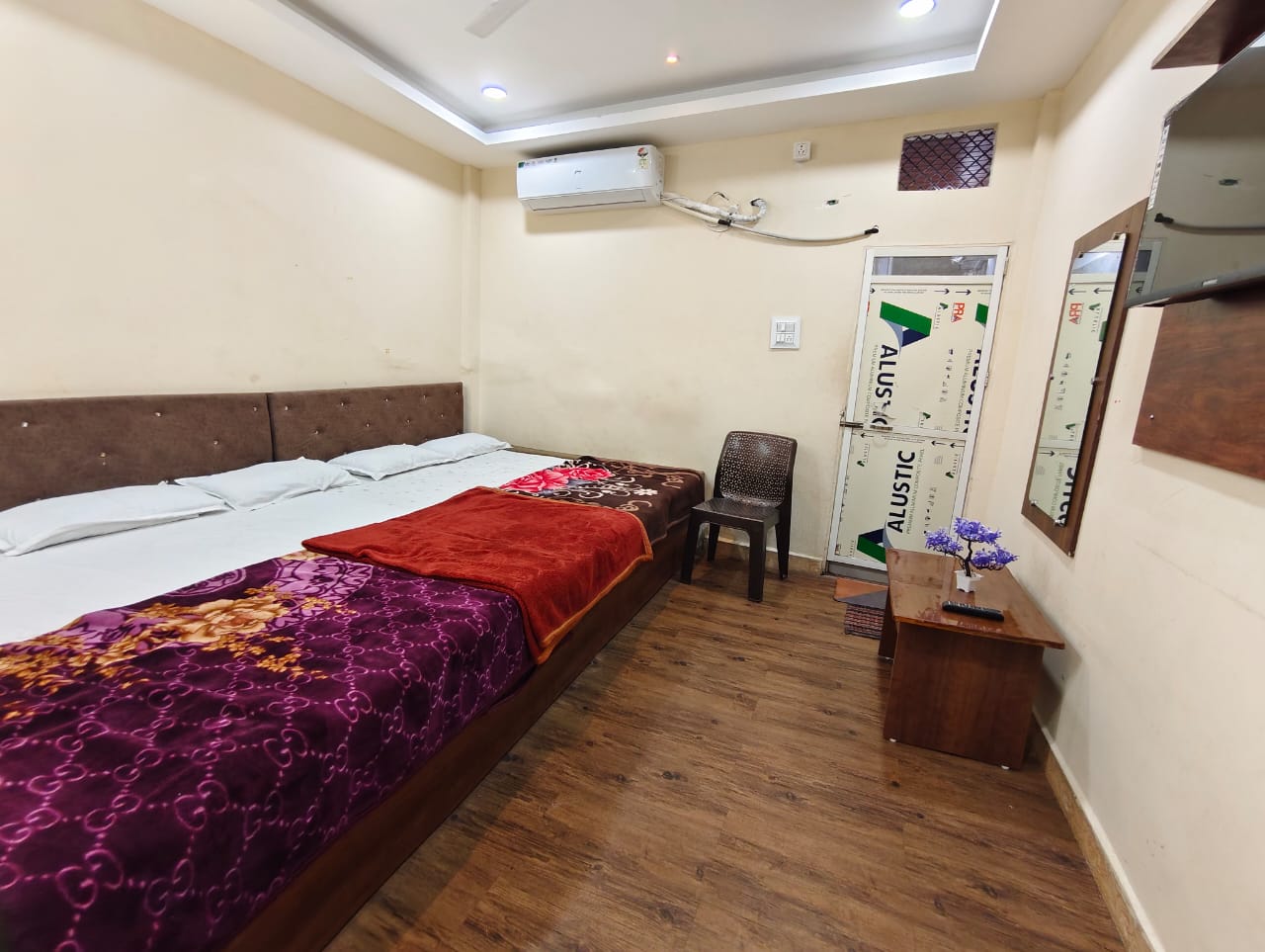Hotel keshav krishni 𝗕𝗢𝗢𝗞 Ujjain Homestay