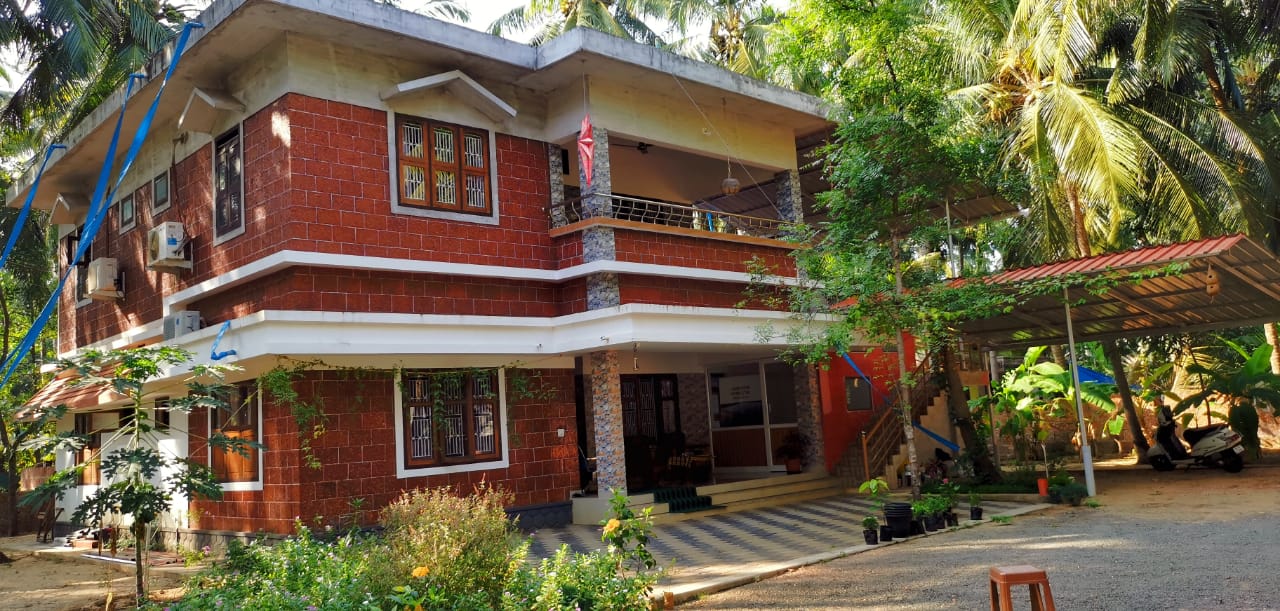 Lake View Homestay 𝗕𝗢𝗢𝗞 Nileshwar Homestay