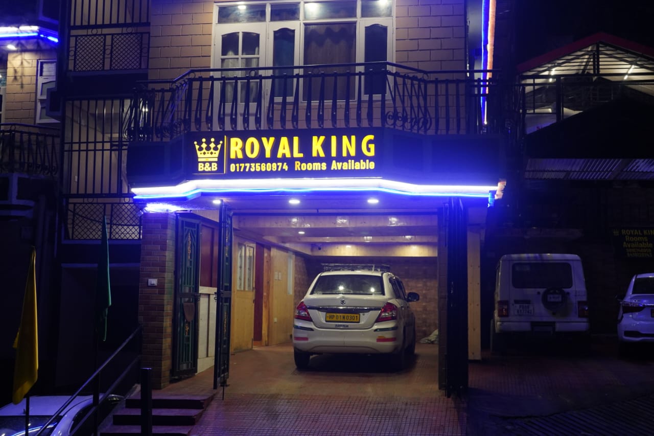Royal King 𝗕𝗢𝗢𝗞 Shimla Homestay