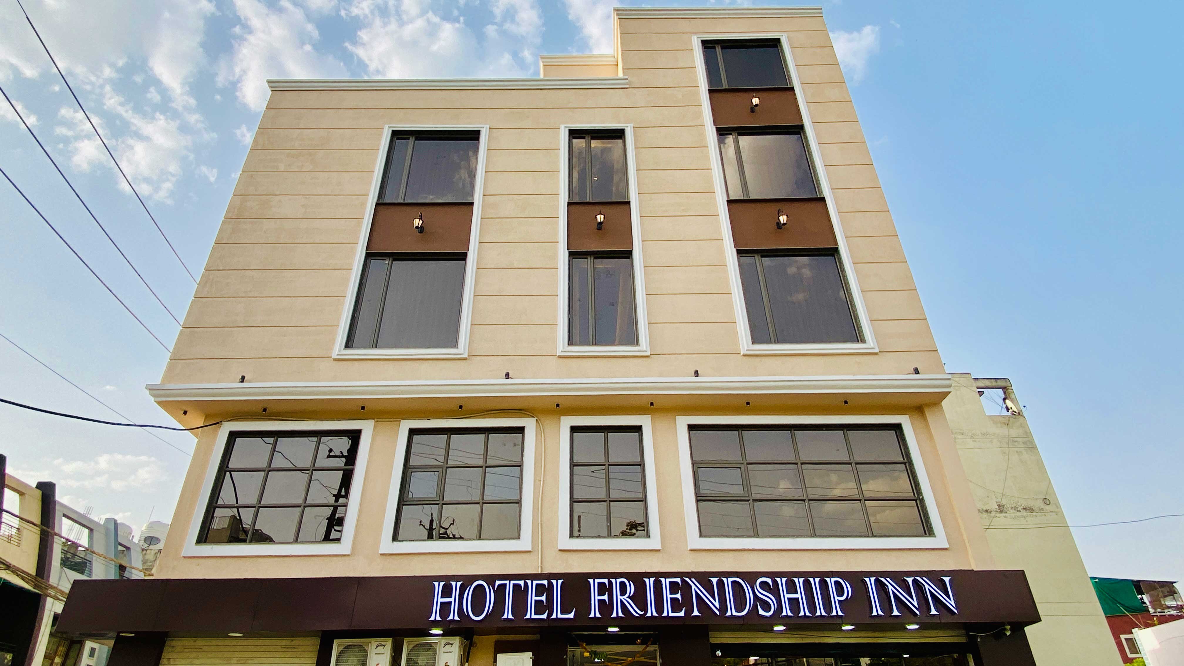 Hotel Friendship Inn 𝗕𝗢𝗢𝗞 Indore Hotel