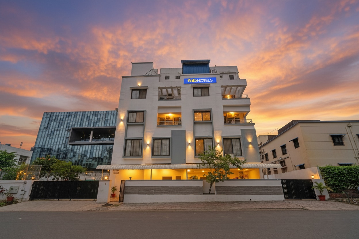 Via Royal Inn I 𝗕𝗢𝗢𝗞 Pune Hotel
