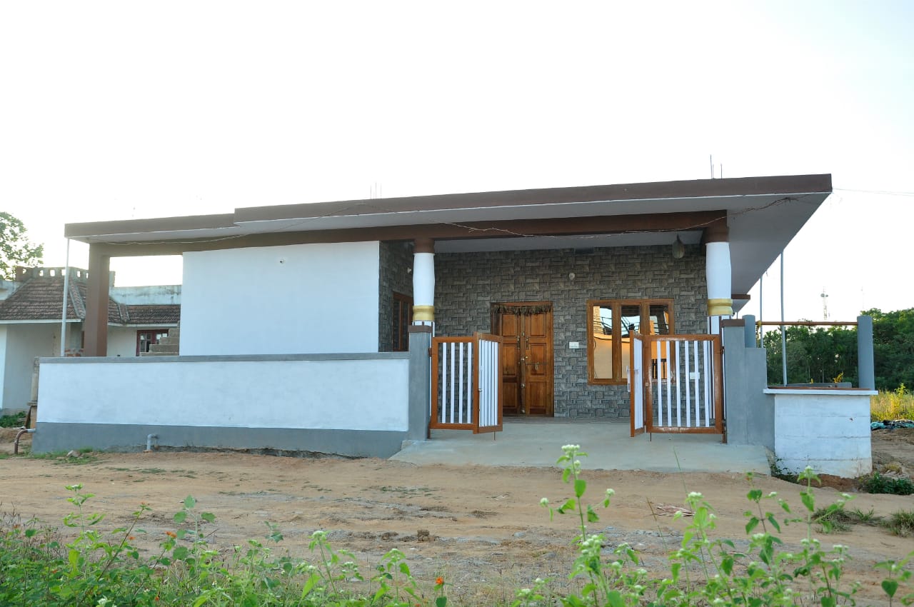 Coorg White House Home stay, Virajpet 𝗕𝗢𝗢𝗞 Coorg Homestay