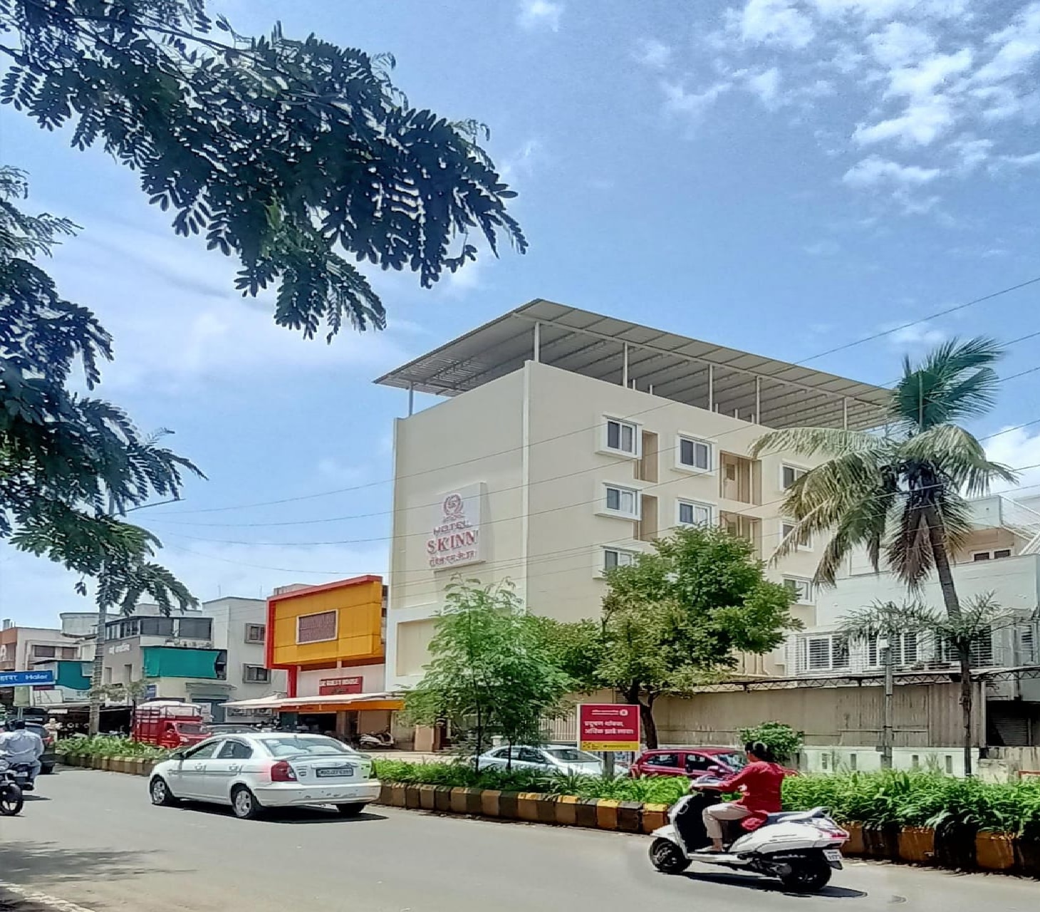 Hotel SK Inn 𝗕𝗢𝗢𝗞 Nashik Hotel