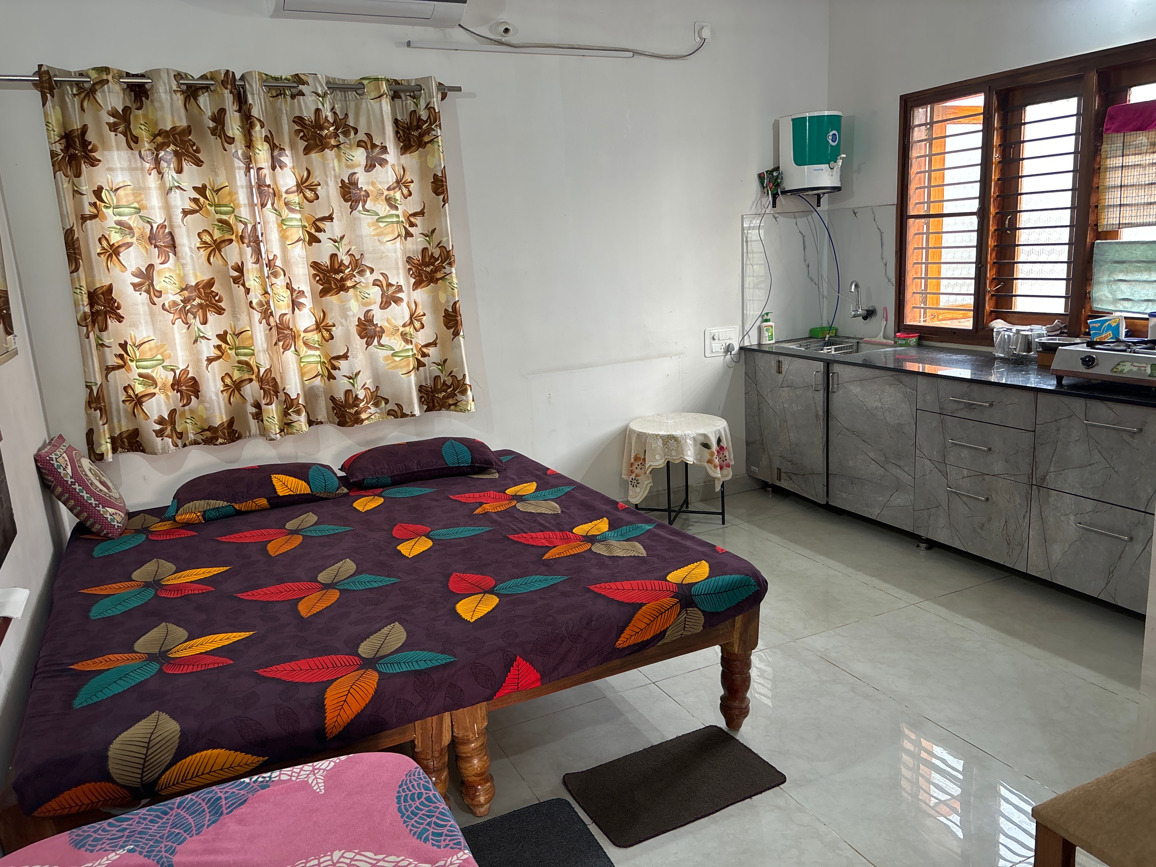 Ideal, Cool, Calm Room for Families & Couples 𝗕𝗢𝗢𝗞 Mysore Homestay