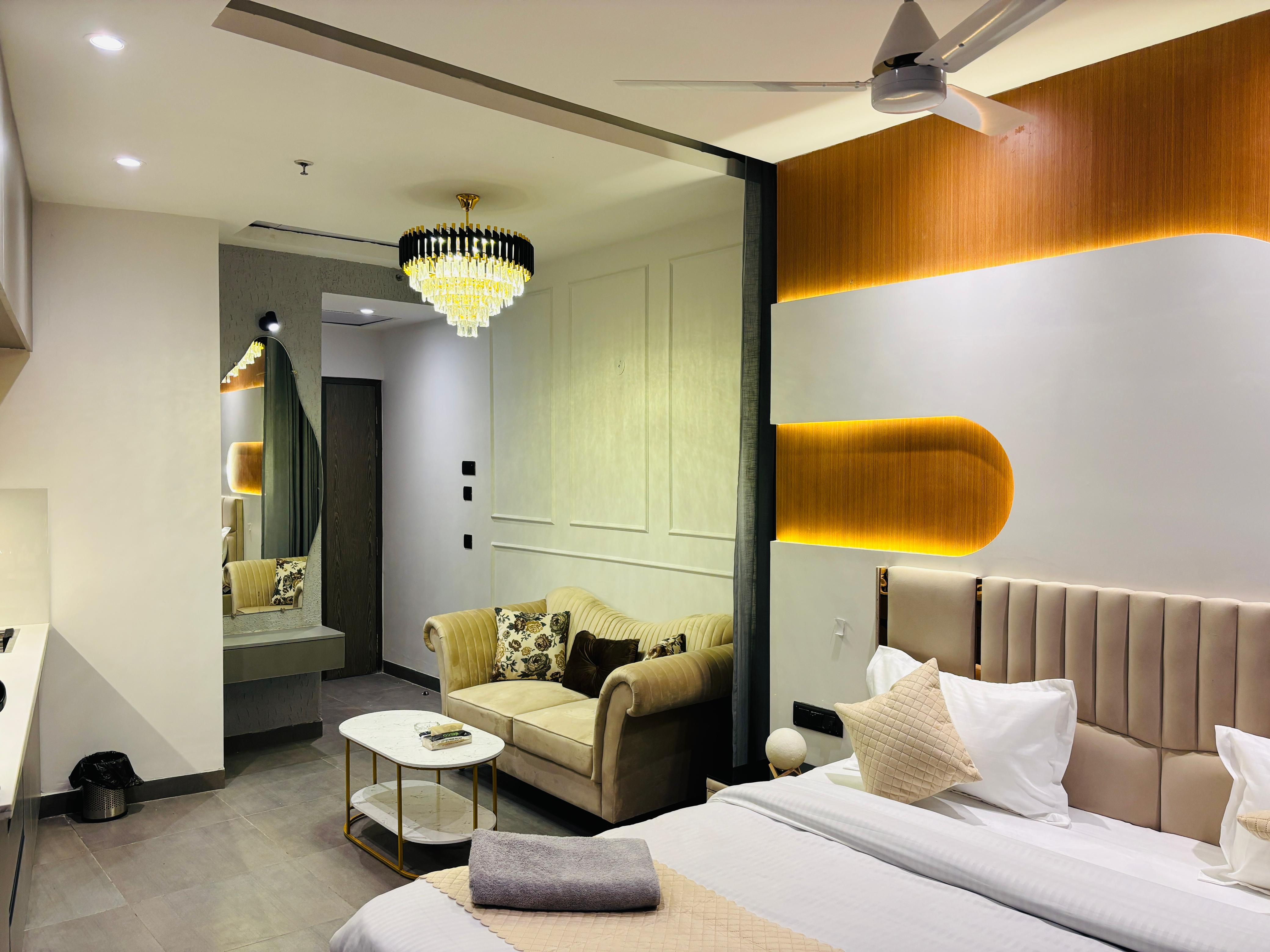 Horizon Heights 𝗕𝗢𝗢𝗞 Noida Apartment
