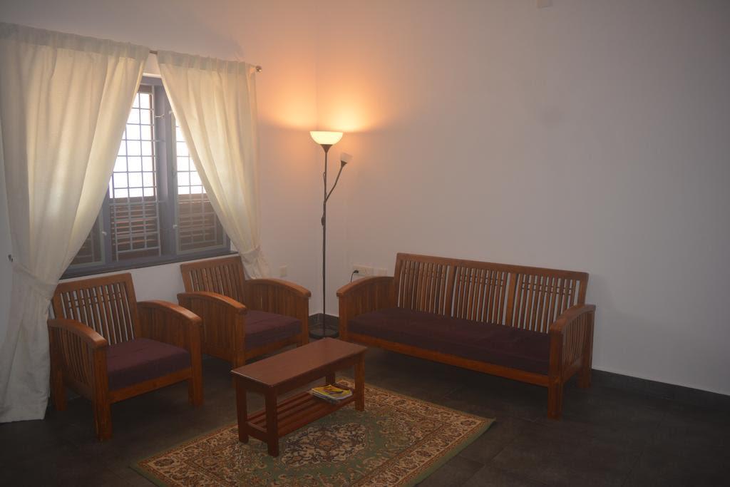 Monsoon Apartment 𝗕𝗢𝗢𝗞 Kannur Apartment