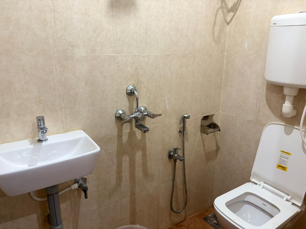Field View Homes 𝗕𝗢𝗢𝗞 Goa Apartment
