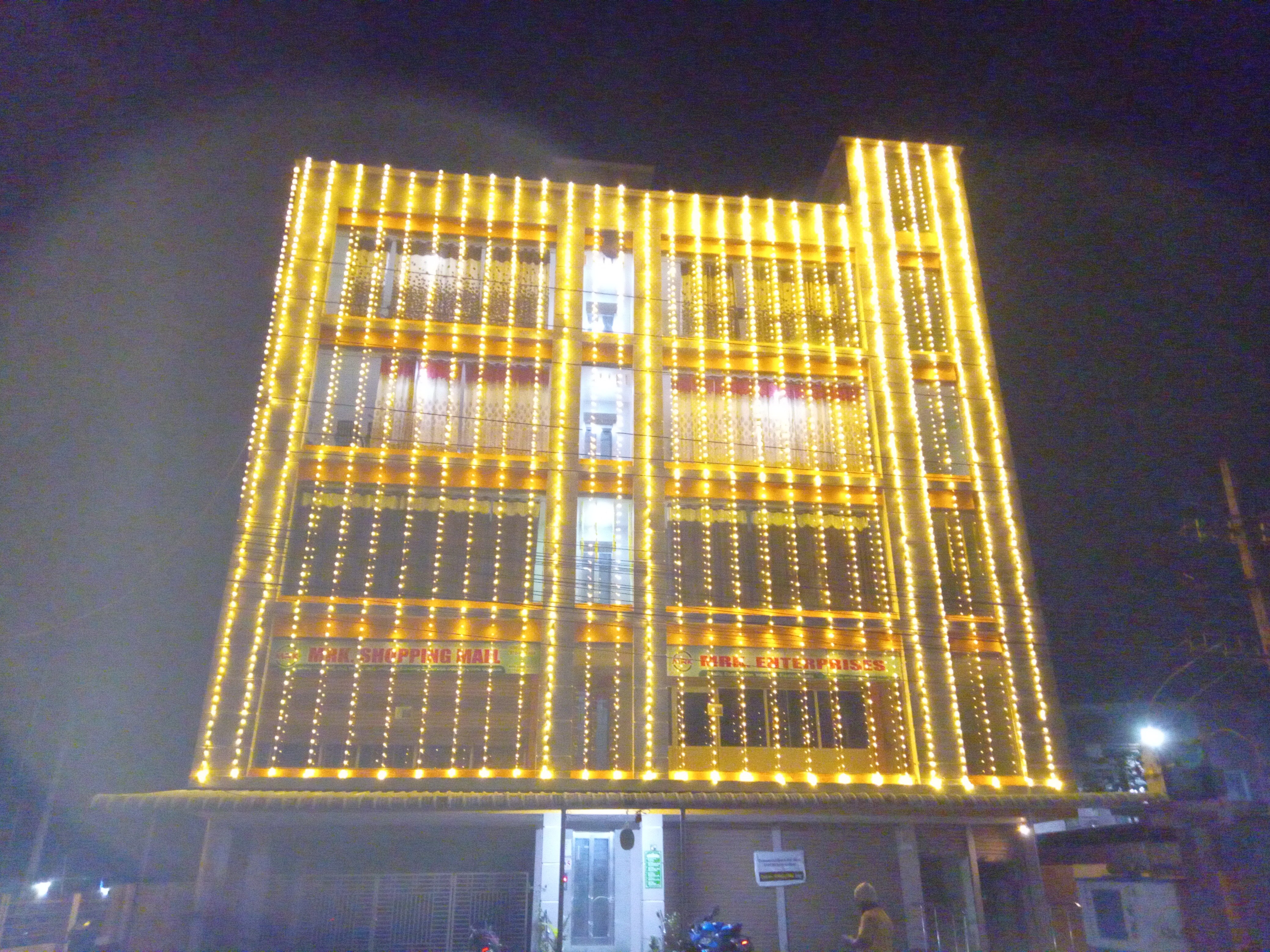 MRK GRAND INN 𝗕𝗢𝗢𝗞 Razole Homestay