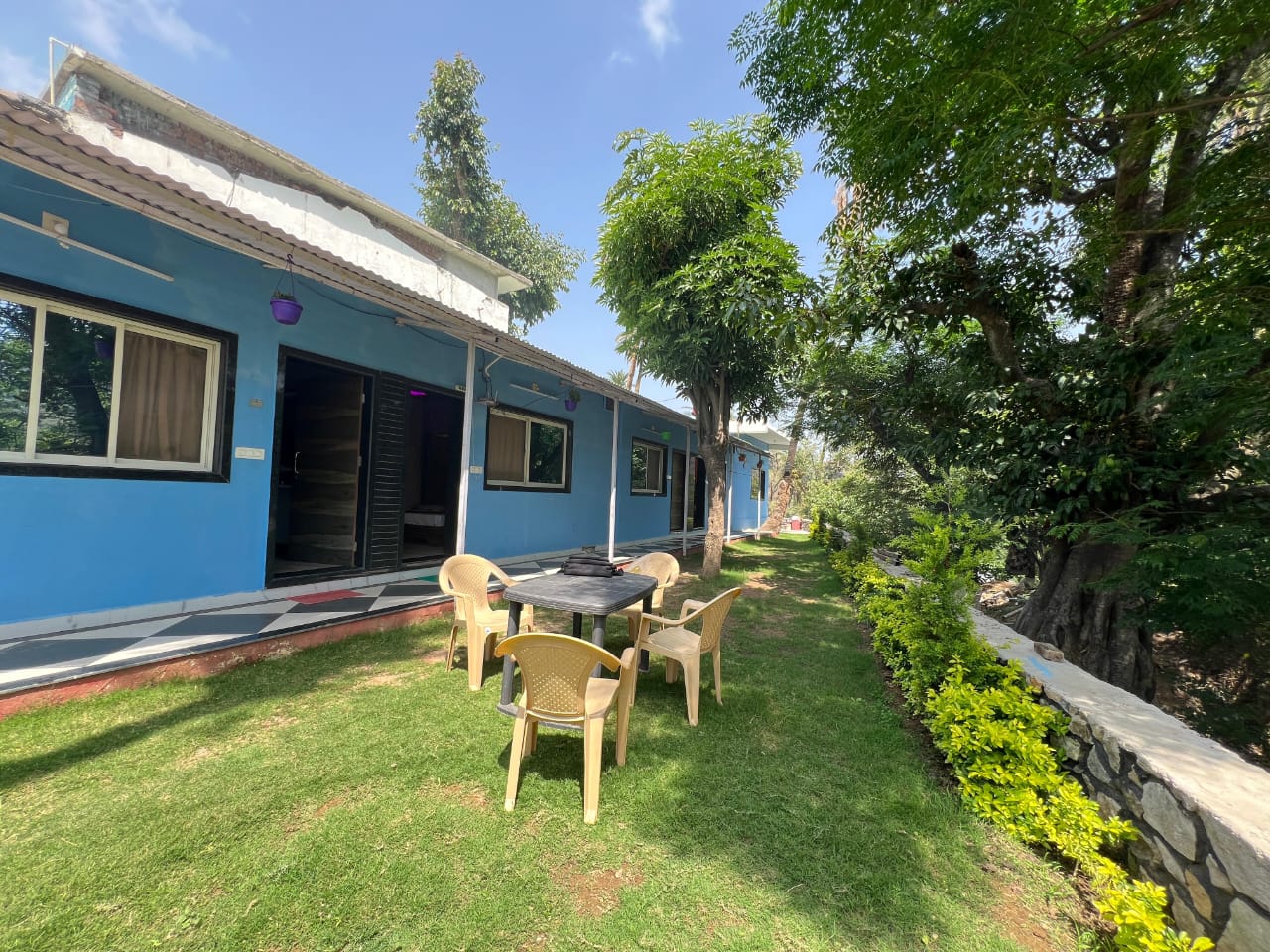 Bird's Valley 𝗕𝗢𝗢𝗞 Mount Abu Hotel