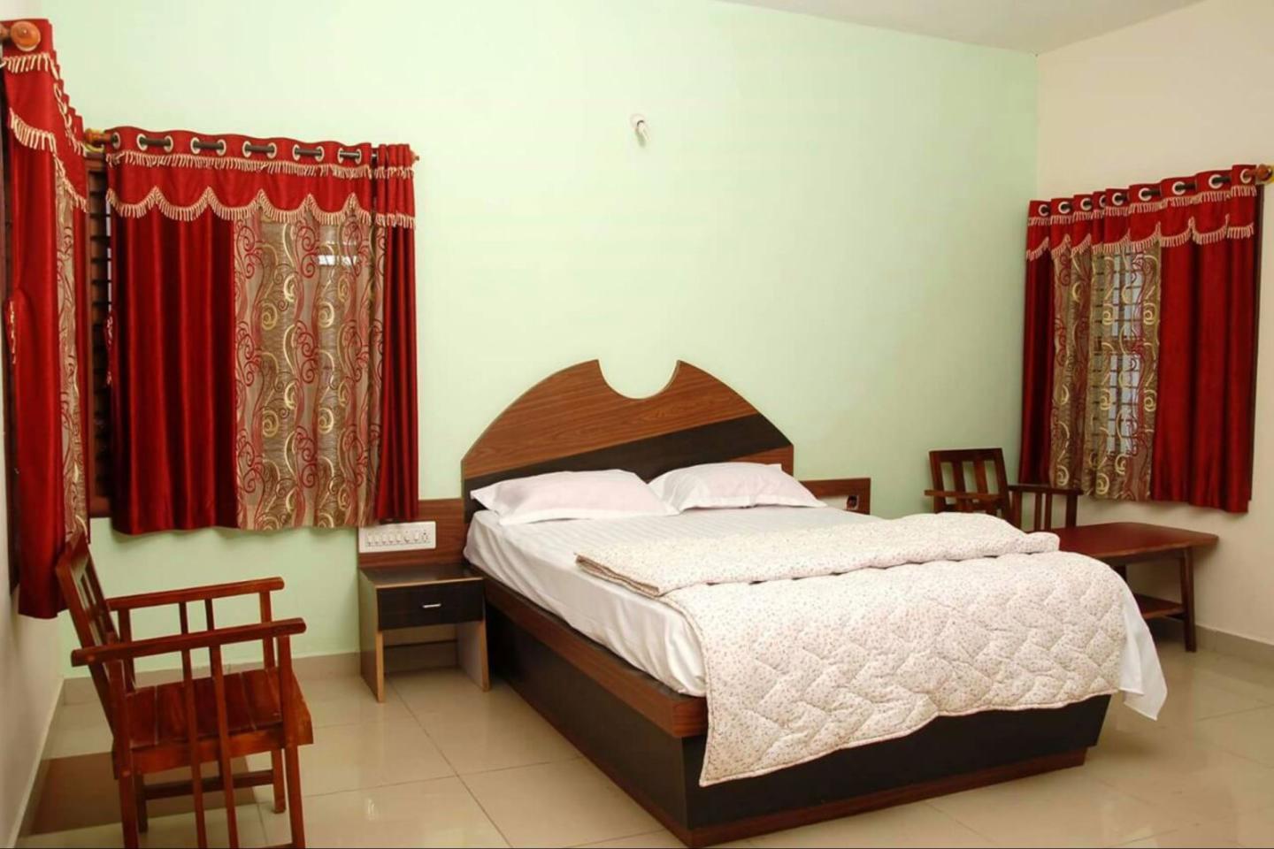 Nagagiri Comforts 𝗕𝗢𝗢𝗞 Hornadu Hotel