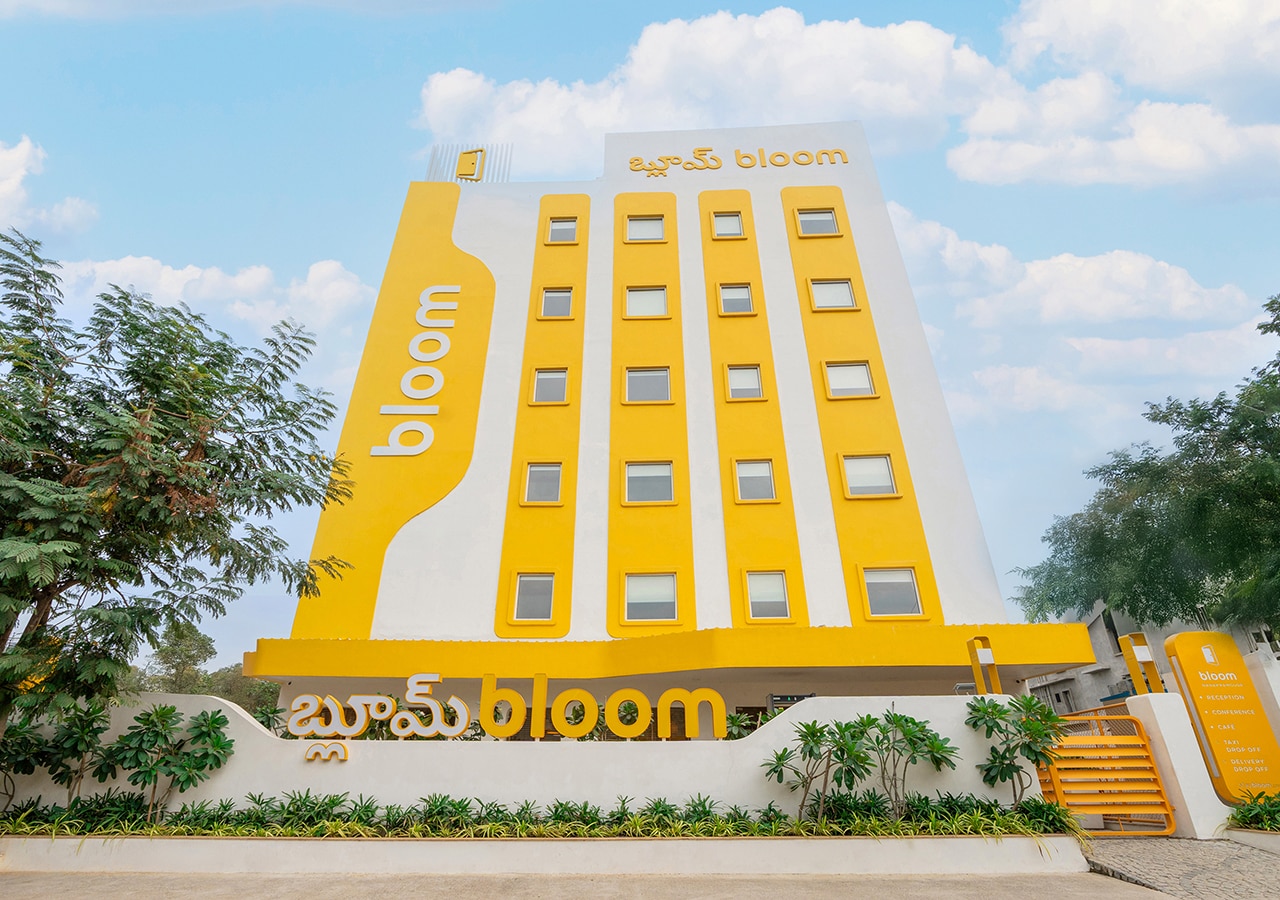 BLOOM HOTEL FINANCIAL DISTRICT 𝗕𝗢𝗢𝗞 Hyderabad Hotel