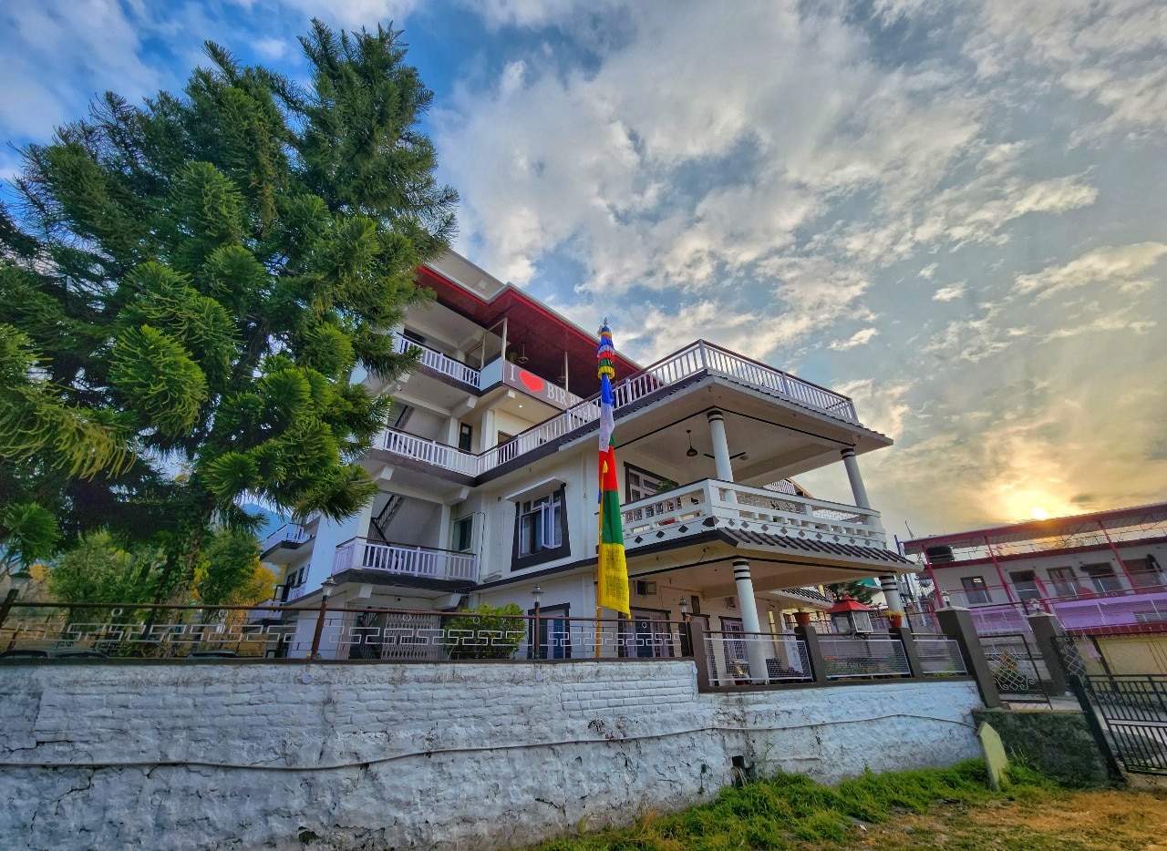 Address of Dorjee House & Rooftop Cafe - Homestay in Bir Billing