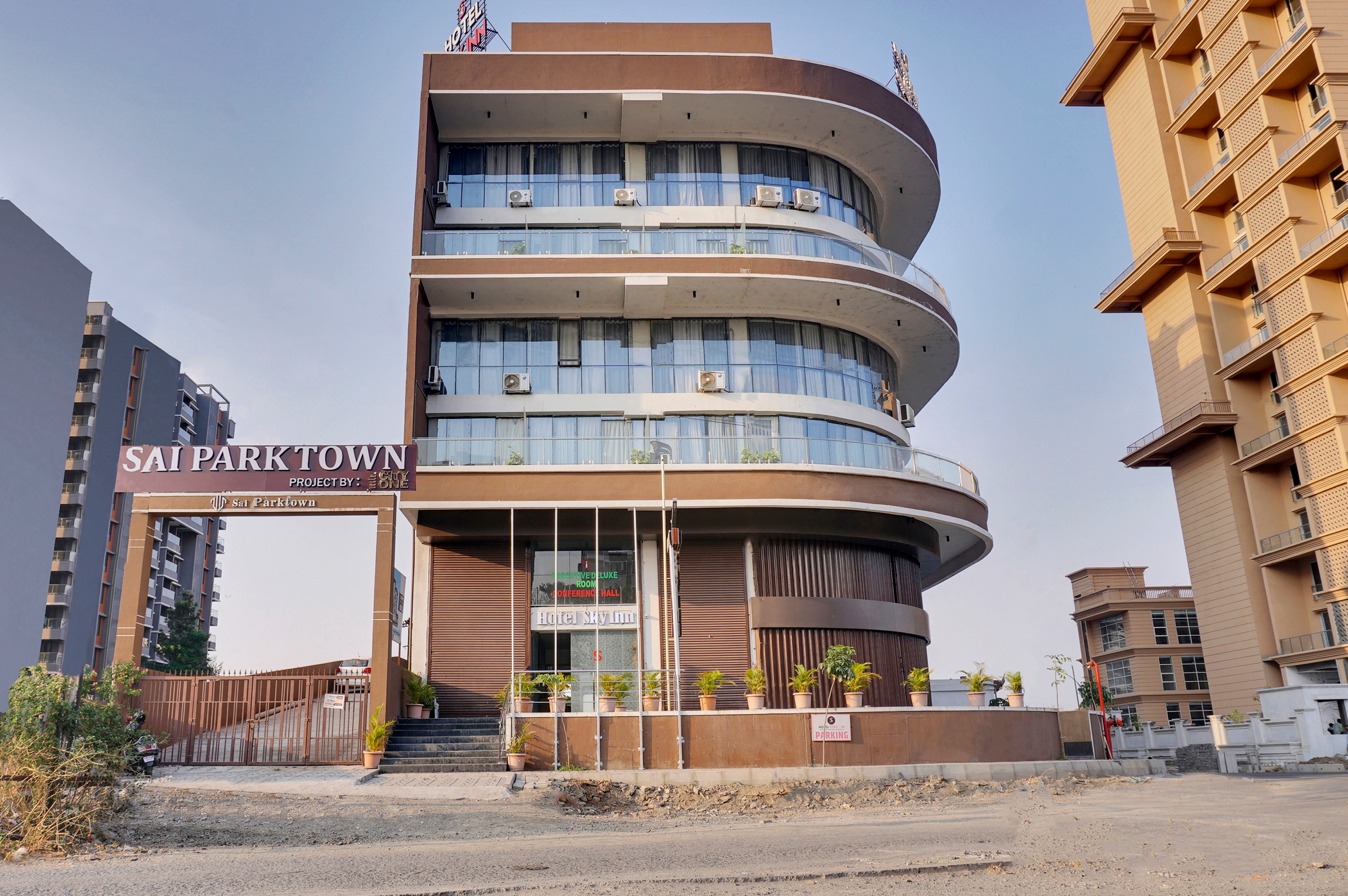 Hotel Sky Inn Pune 𝗕𝗢𝗢𝗞 Pune Hotel