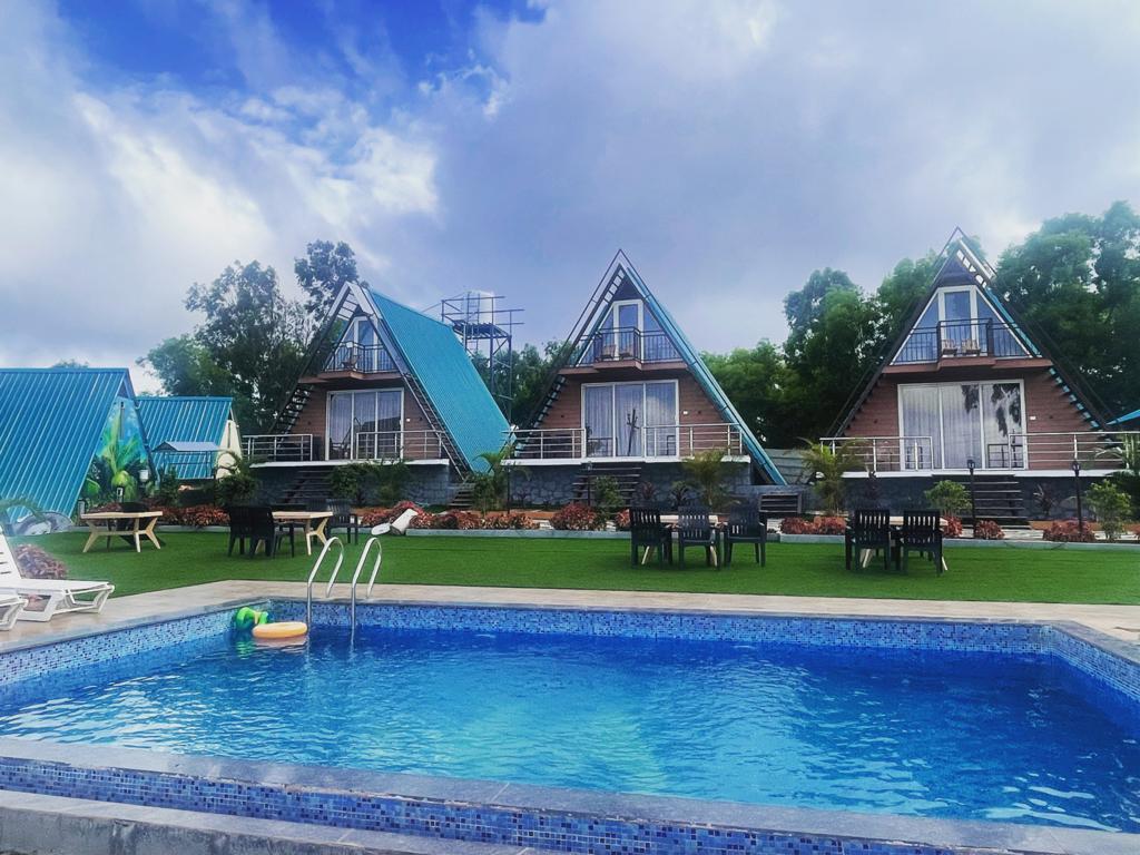 HOTEL RED FORT 𝗕𝗢𝗢𝗞 Satara Resort
