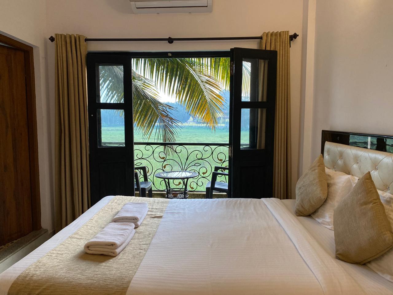Greenfield view 𝗕𝗢𝗢𝗞 Goa Apartment