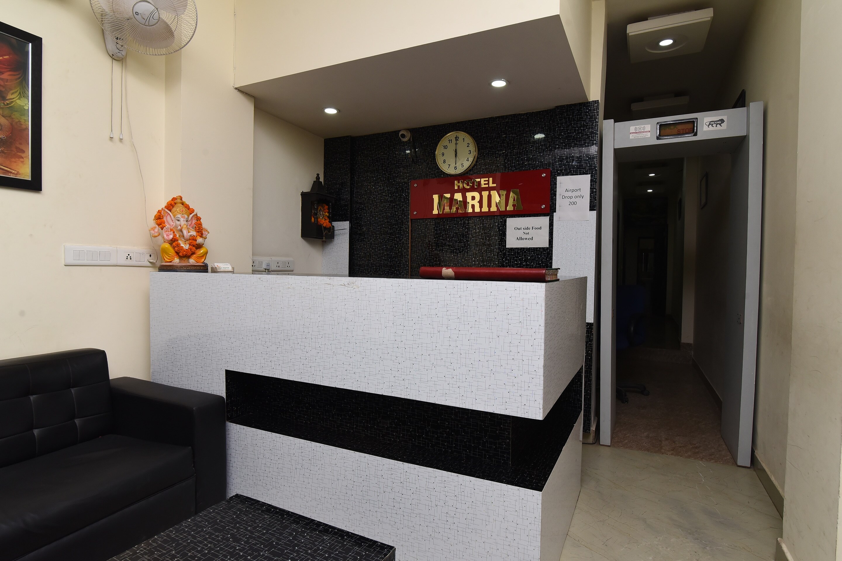 Hotel O Marina 𝗕𝗢𝗢𝗞 Delhi Hotel