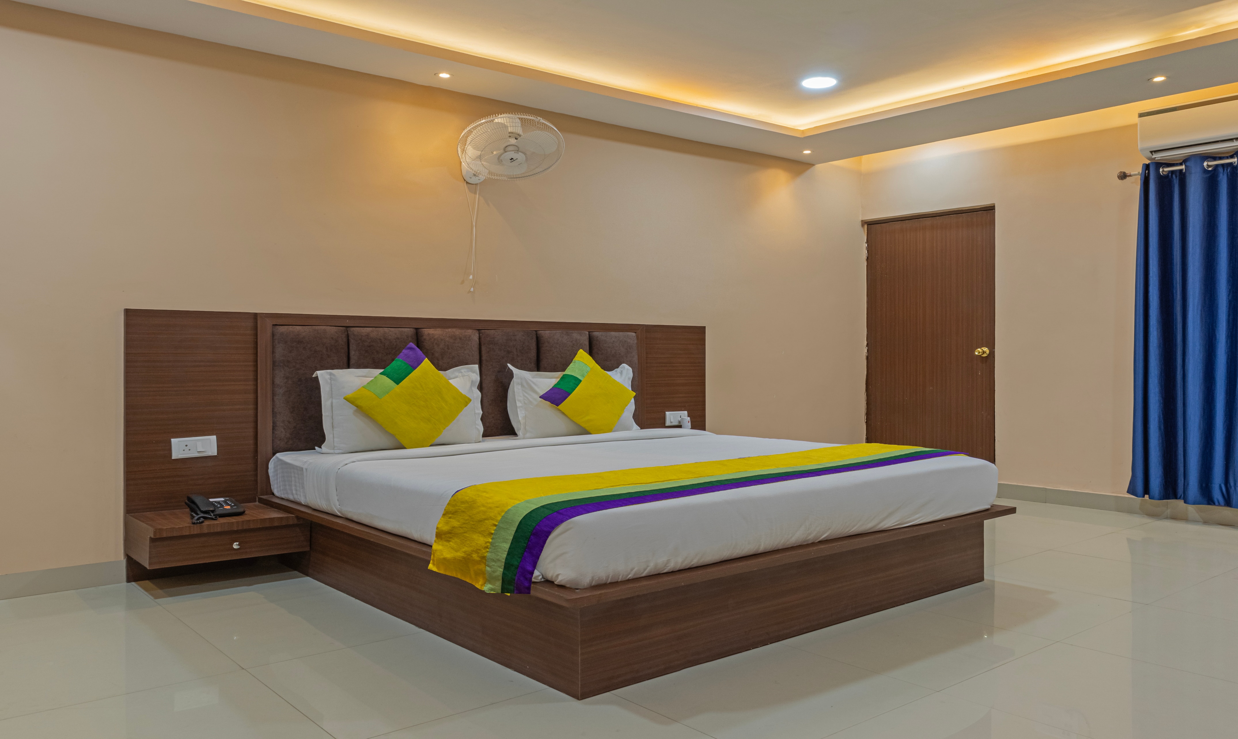 Itsy Hotels Kashi Grand, BHU 𝗕𝗢𝗢𝗞 Varanasi Hotel