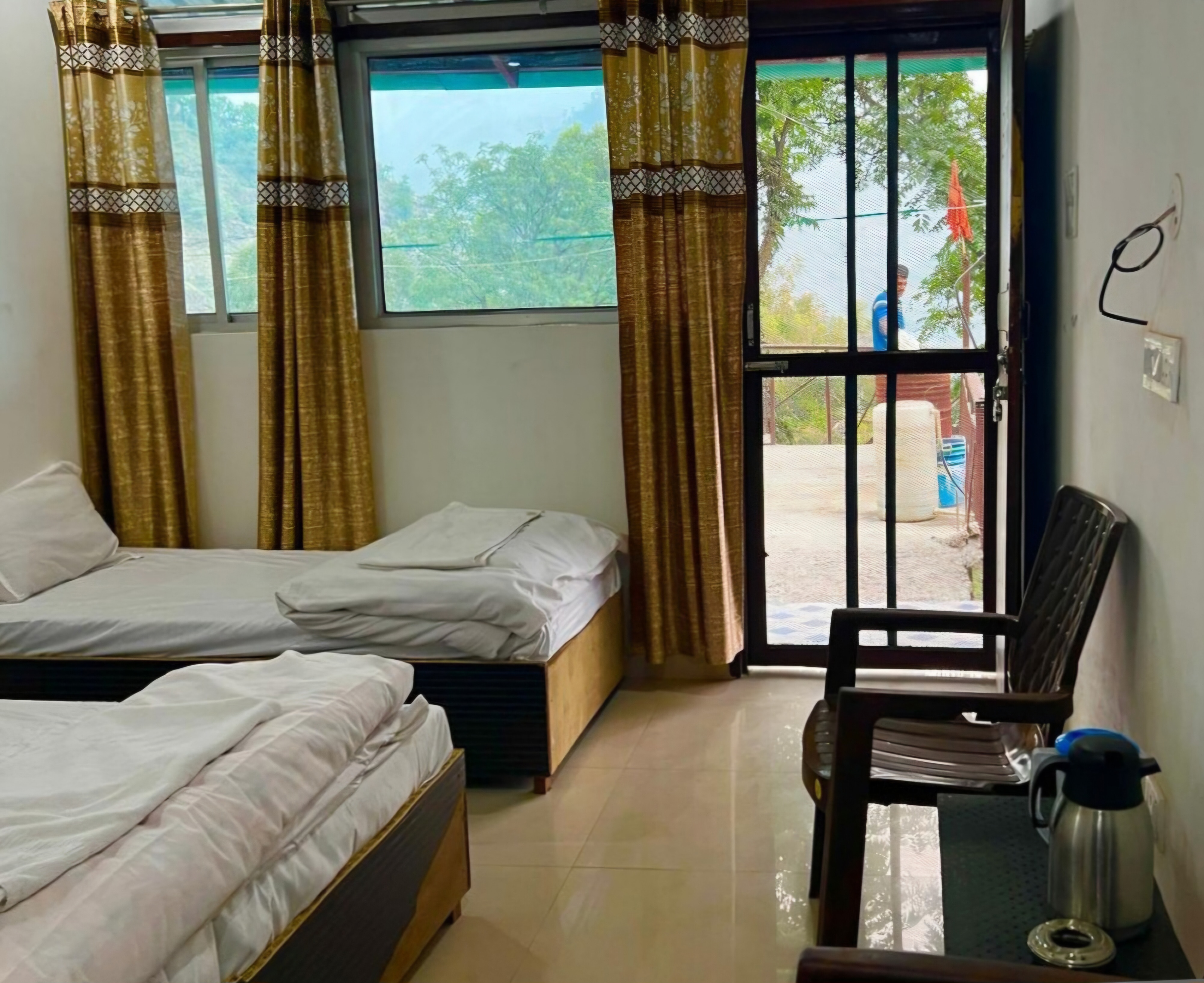 Hotel Snow View 𝗕𝗢𝗢𝗞 Guptkashi Hotel