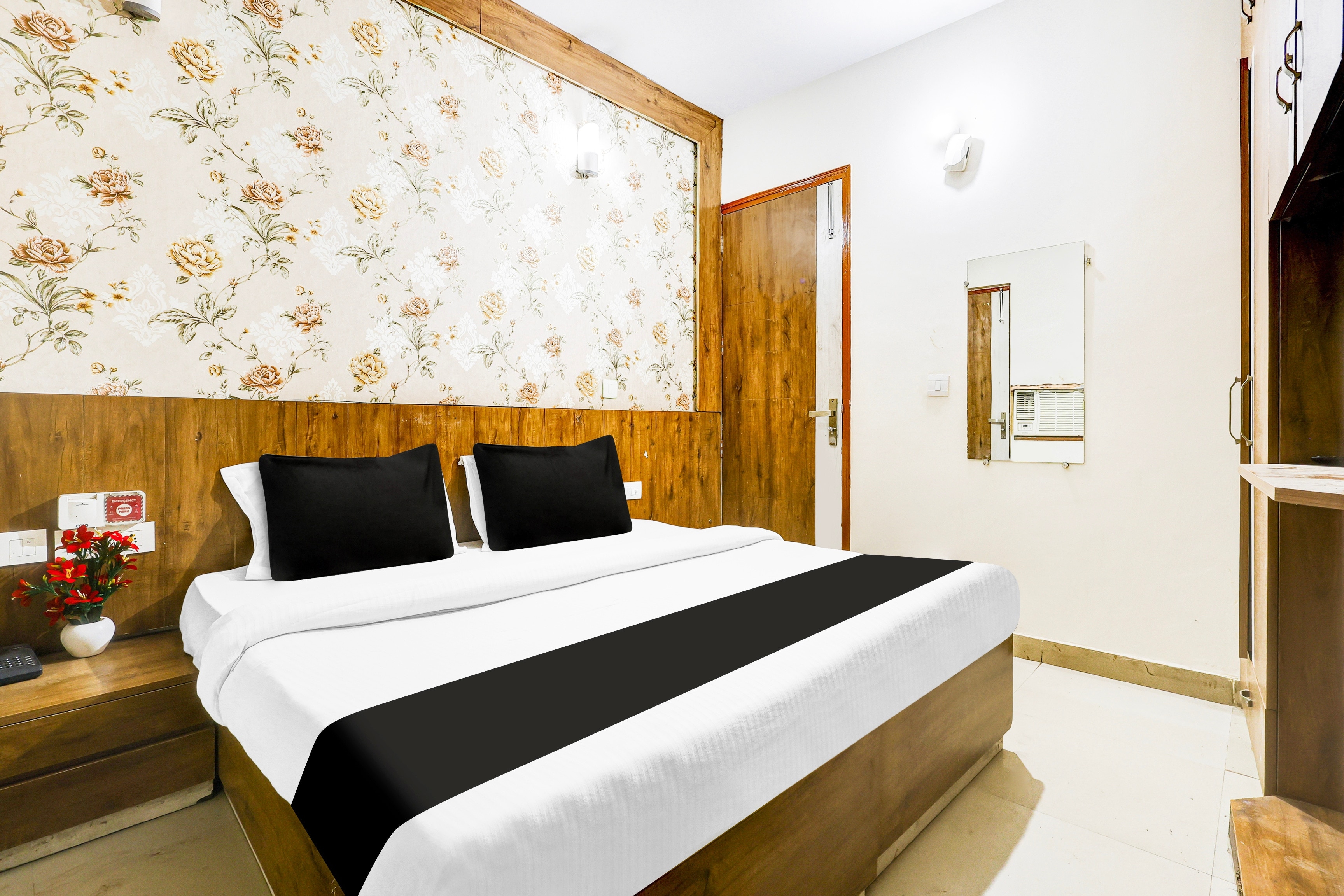 Hotel O Sector 52 Gurgaon 𝗕𝗢𝗢𝗞 Gurgaon Hotel