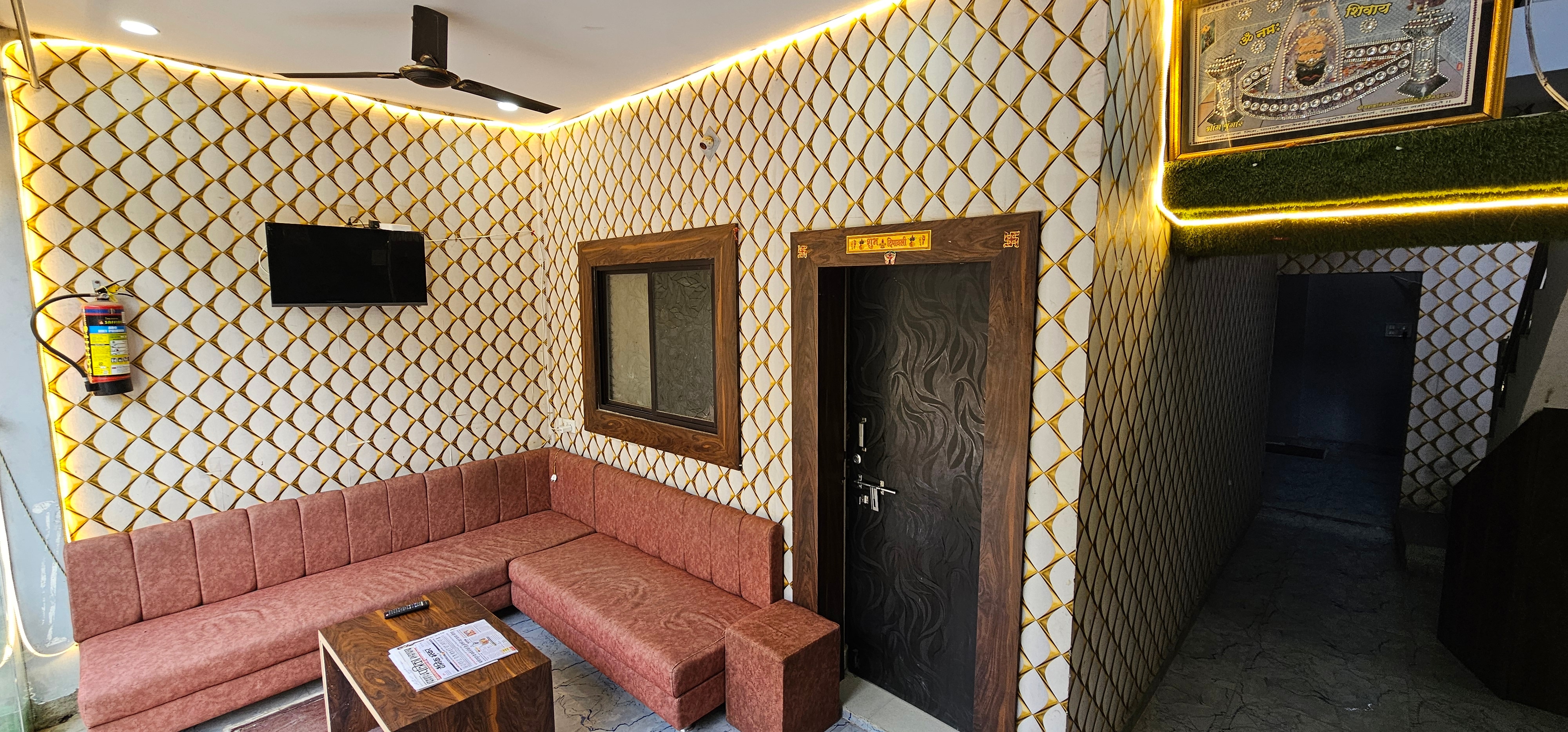 Shree krishna hotel 𝗕𝗢𝗢𝗞 Ujjain Homestay