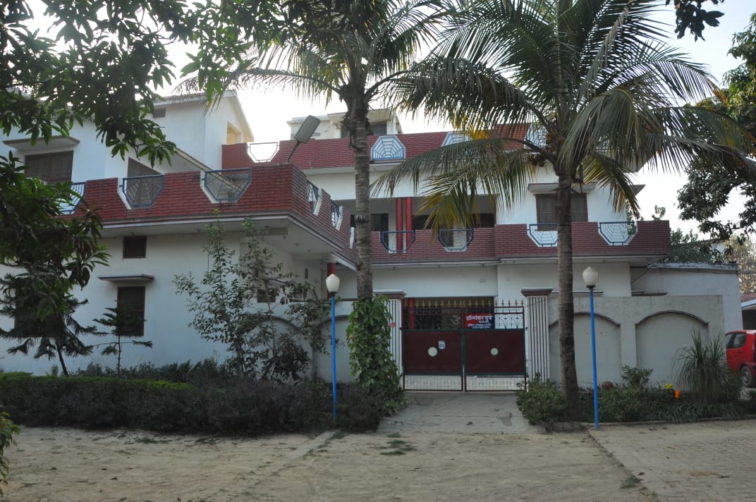 Usha Aranyam 𝗕𝗢𝗢𝗞 Varanasi Hotel
