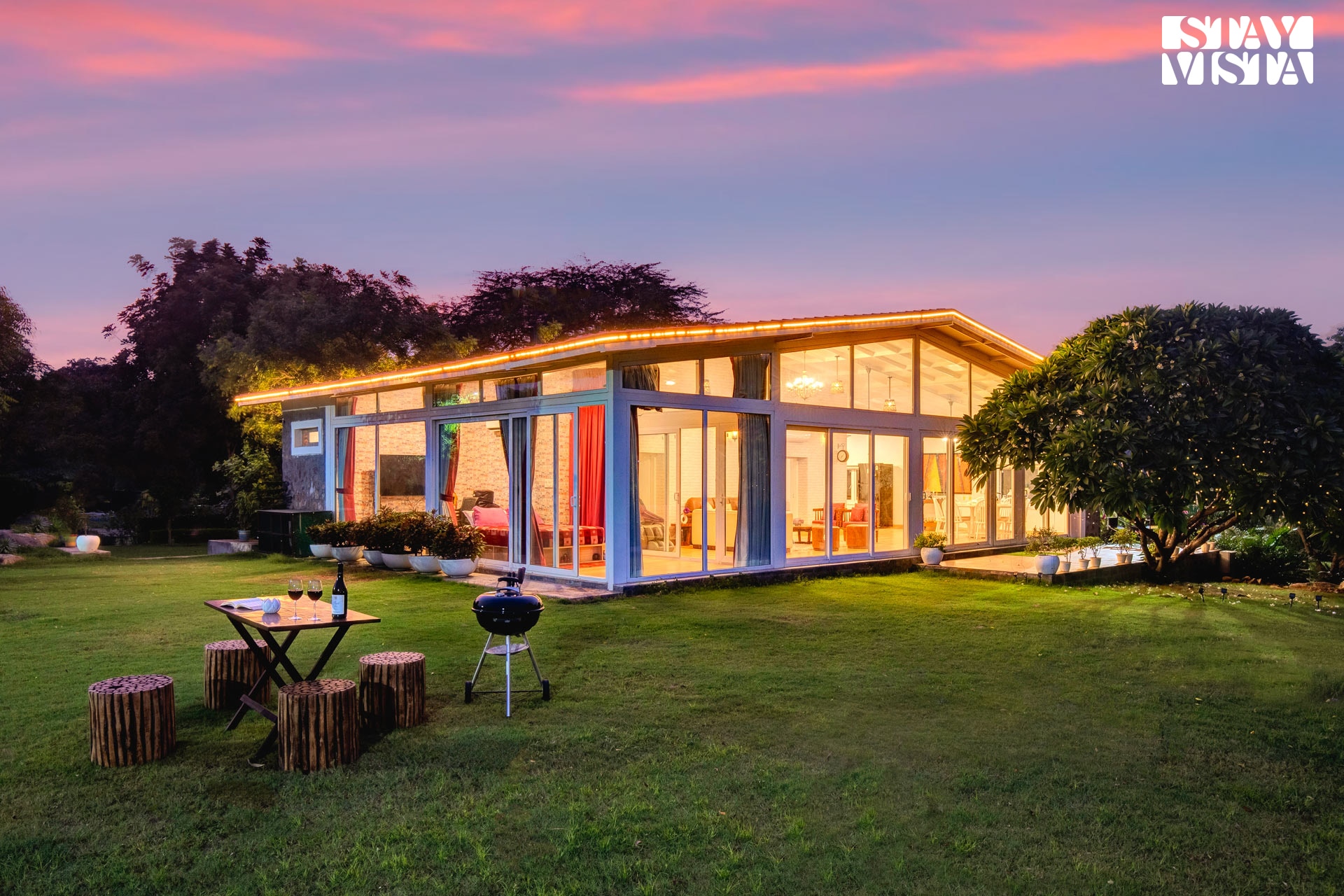 StayVista at Idyllic Farmhouse - A Glasshouse 𝗕𝗢𝗢𝗞 Sohna Farm House