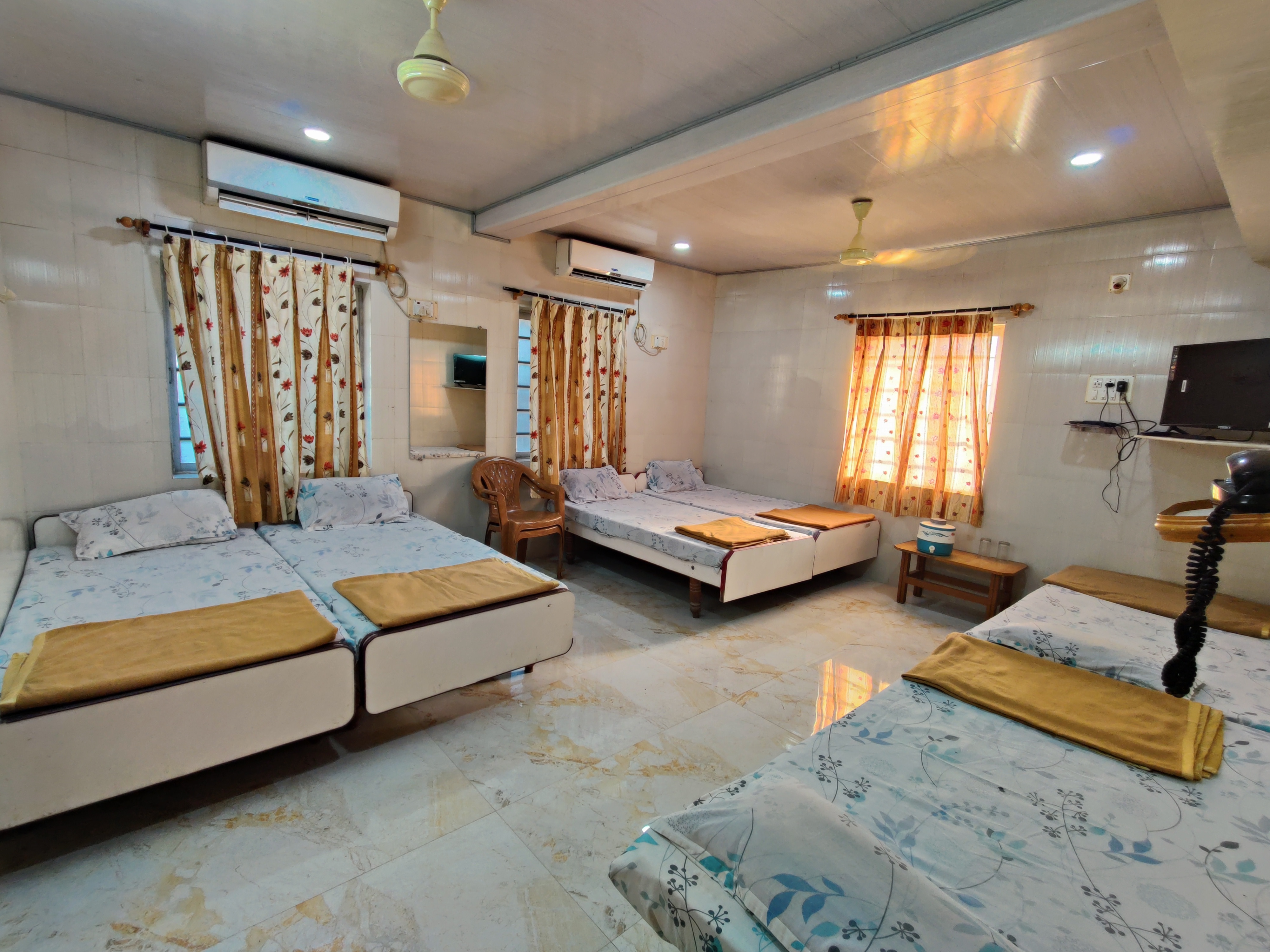 Ashiyana Hotel 𝗕𝗢𝗢𝗞 Diu Hotel