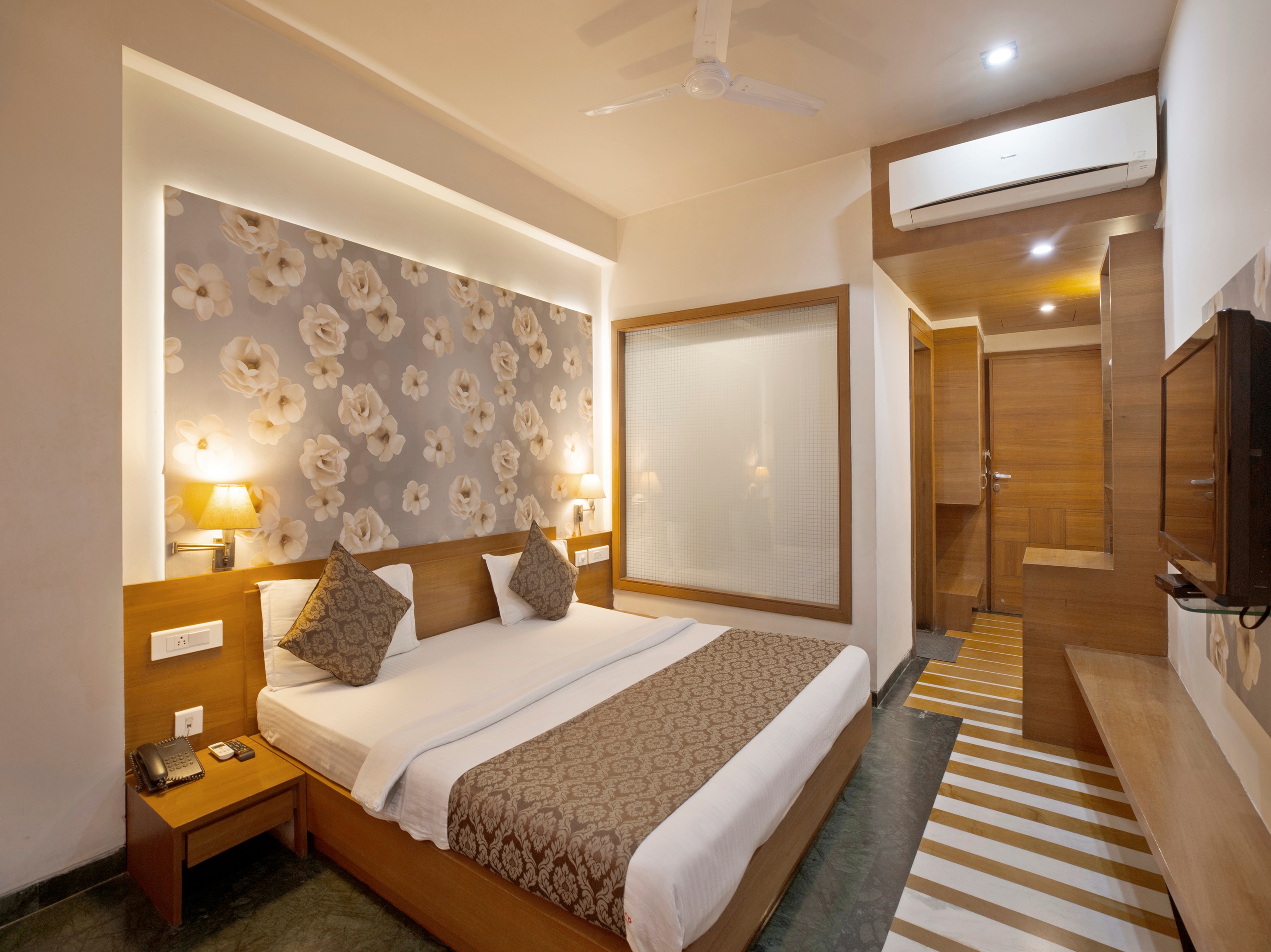 Hotel Shalimar Palace 𝗕𝗢𝗢𝗞 Udaipur Hotel