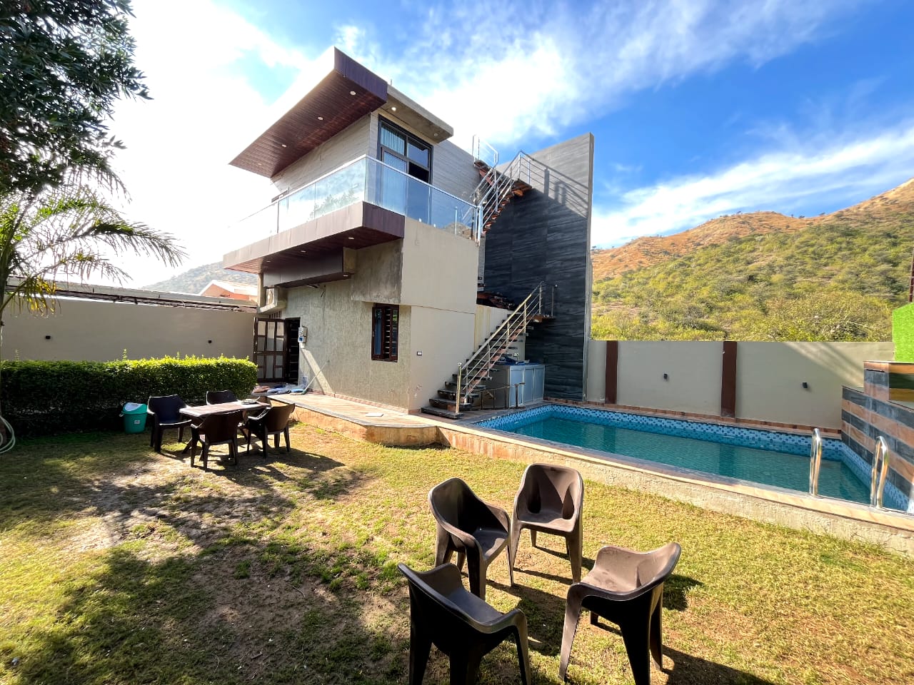 MOUNT VILLA 𝗕𝗢𝗢𝗞 Udaipur Villa