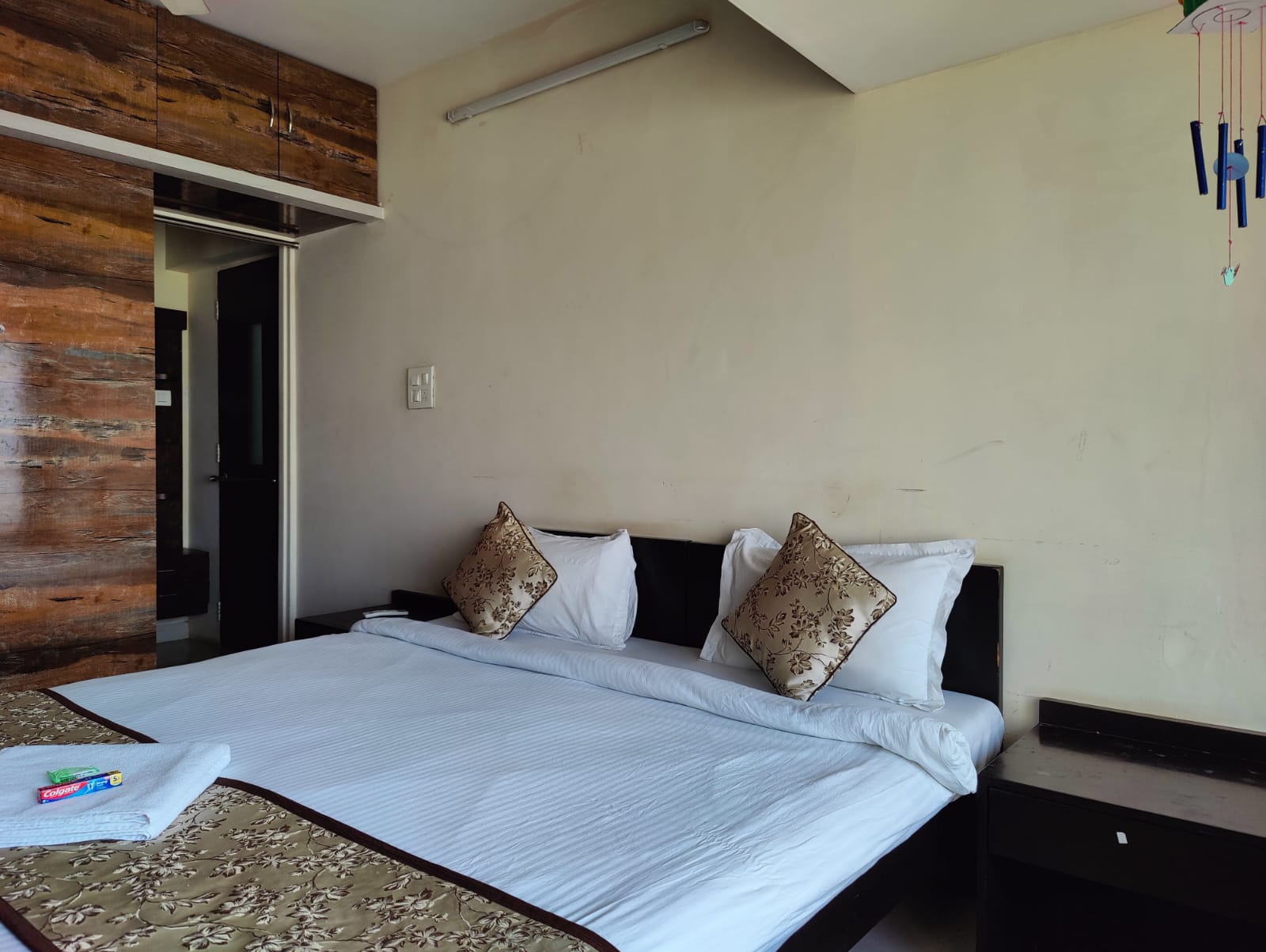 Zenith Shared Apartments in 2BHK Bandra 𝗕𝗢𝗢𝗞 Mumbai Apartment