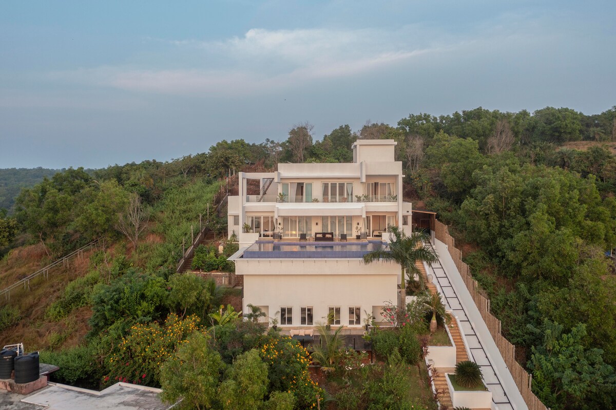 7BHK Seaview Villa w/ Infinity Pool & Ropeway Lift by Savera Stays Goa ...