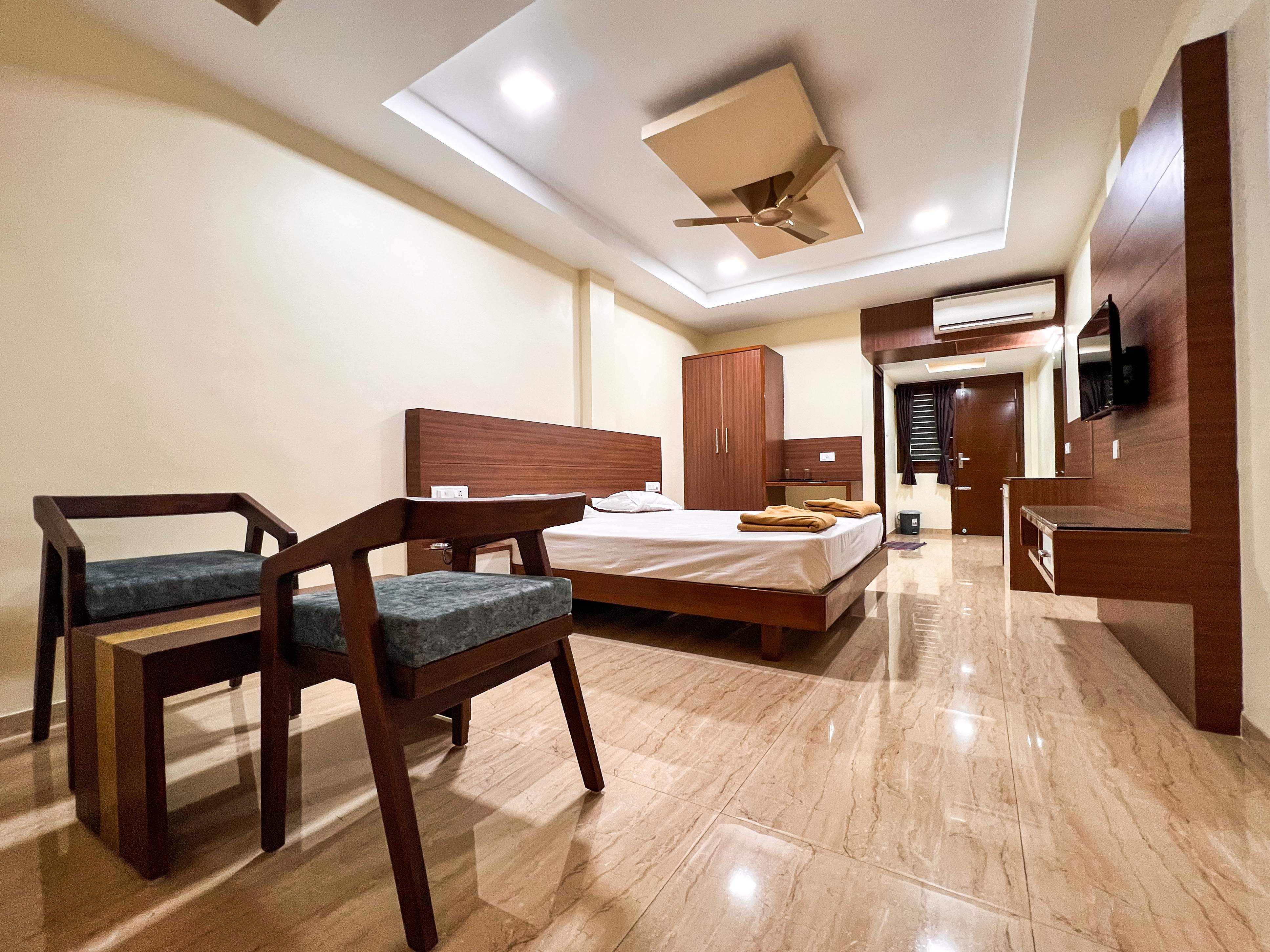 Shri Amman Residency 𝗕𝗢𝗢𝗞 Dharapuram Hotel