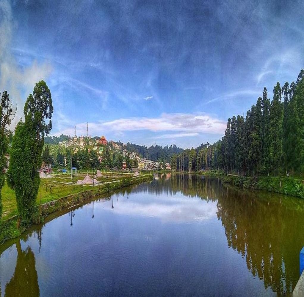 Lake View Villa 𝗕𝗢𝗢𝗞 Mirik Homestay