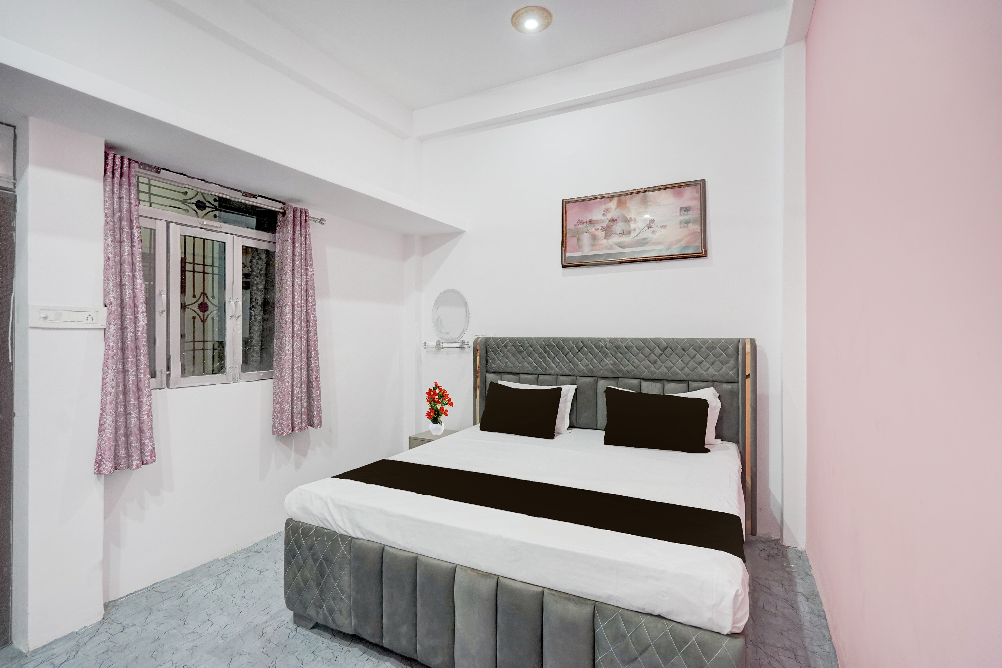 Hotel O by OYO Happy Hotel & Restaurant 𝗕𝗢𝗢𝗞 Soraon Hotel