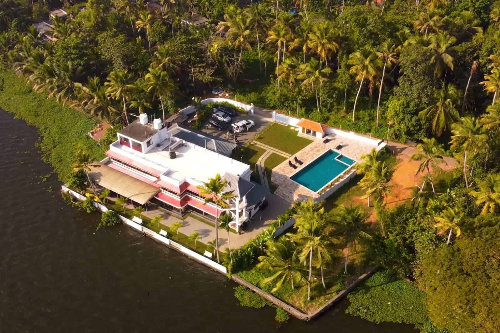 Vembanad Village Backwater Resort Alleppey - Reviews, Photos & Offer