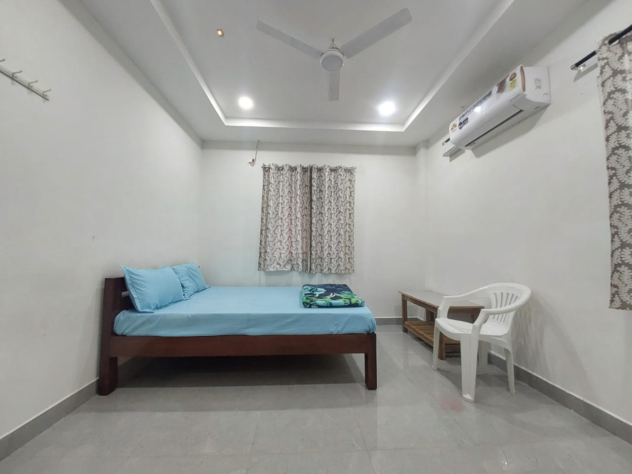Reviews of SRINIVASA RESIDENCY - Homestay in Mantralayam