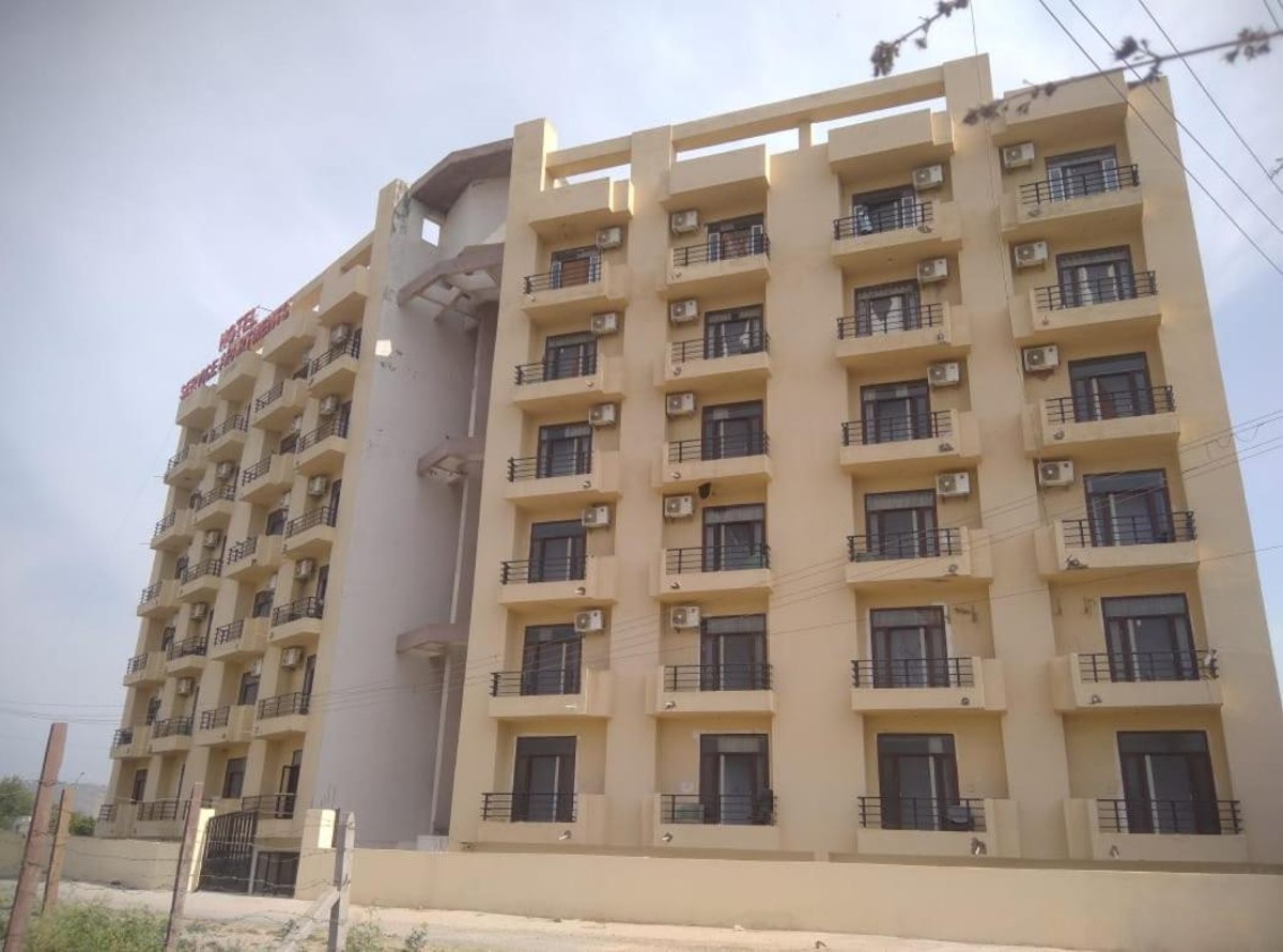 Golden Fern Hotel & Service Apartment 𝗕𝗢𝗢𝗞 Udaipur Apartment